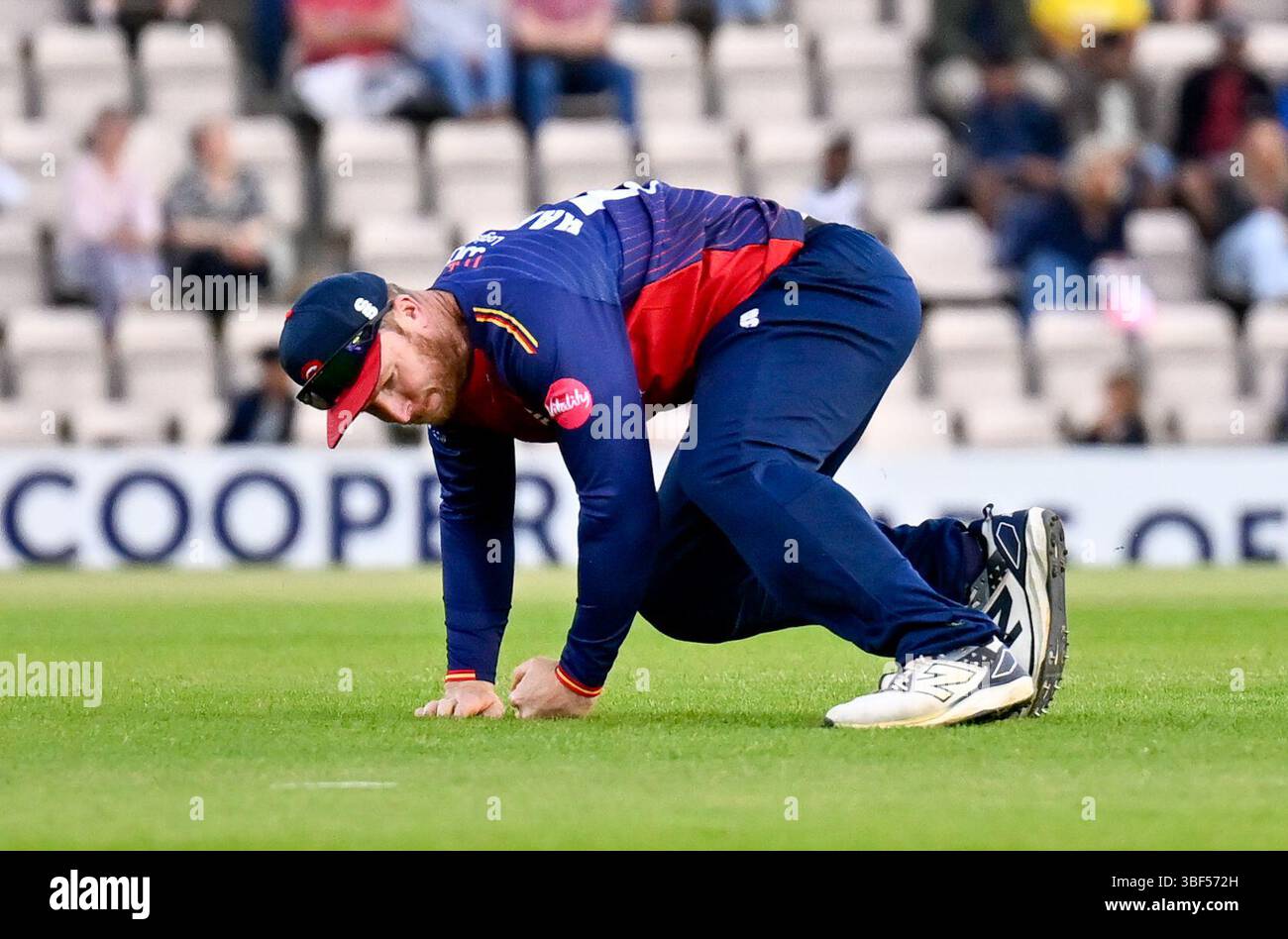 Southampton, UK. 30th May, 2025. Simon Harmer in action during the T20 ...