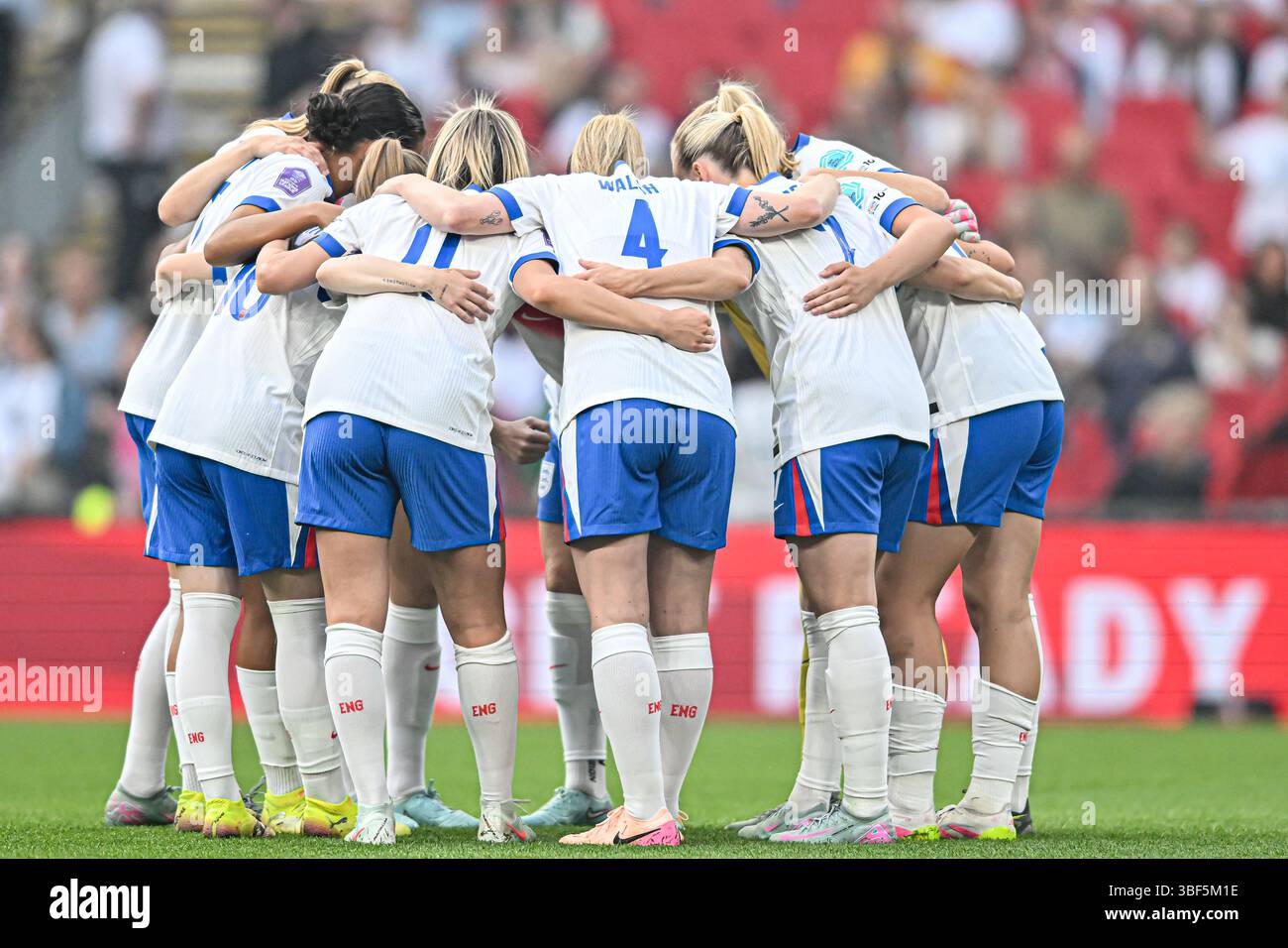 England Team huddle during the UEFA Women's Nations League Group 3 ...
