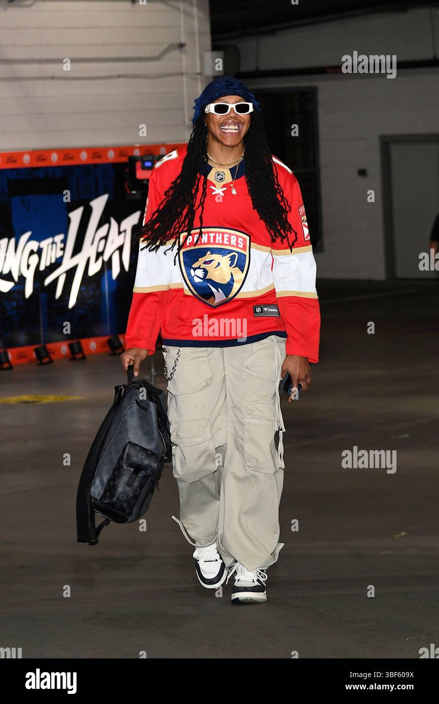 Uncasville, Connecticut, USA. 27th May, 2025. Connecticut Sun forward ...