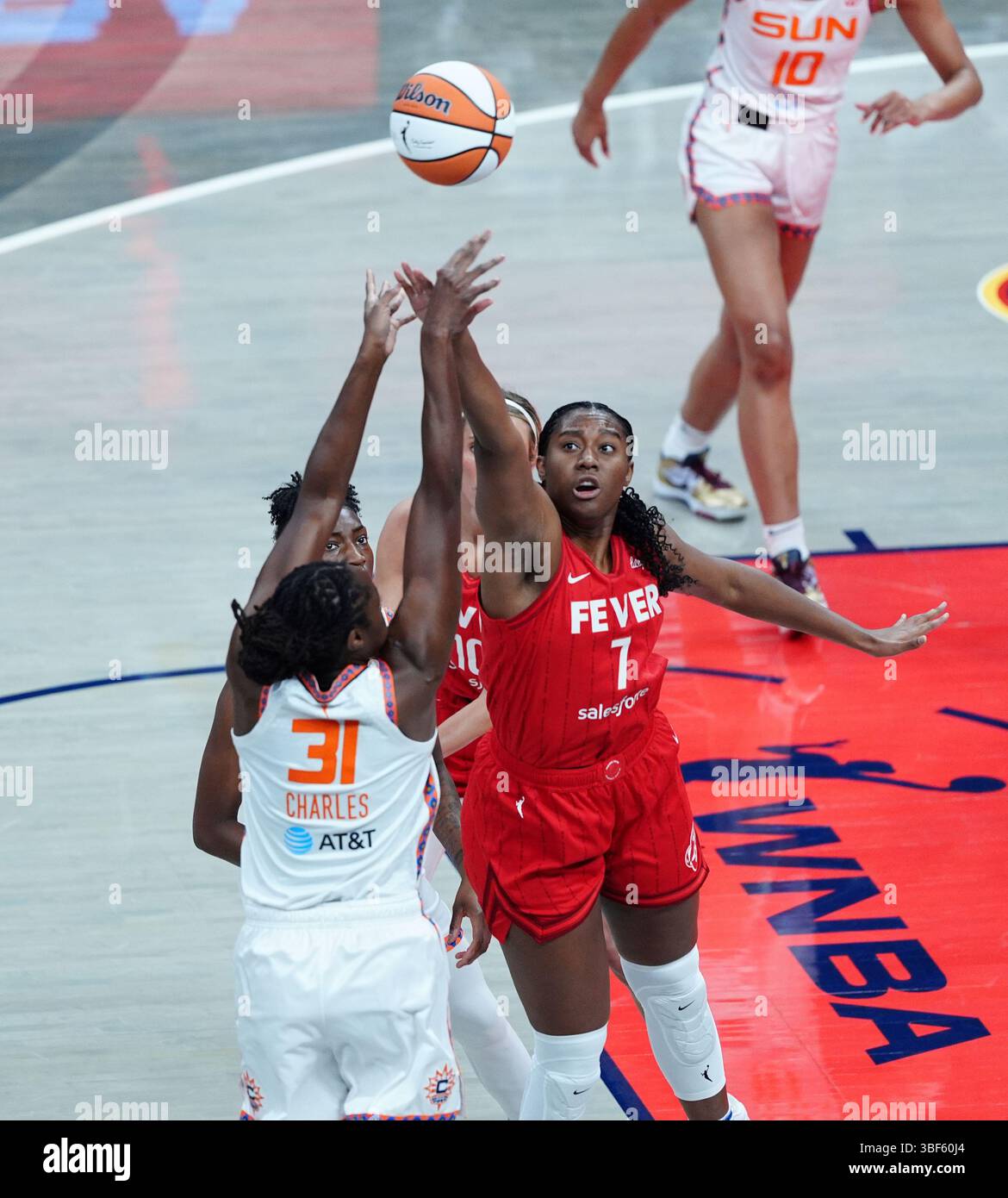 INDIANAPOLIS, IN - MAY 30: Connecticut Sun center Tina Charles (31 ...