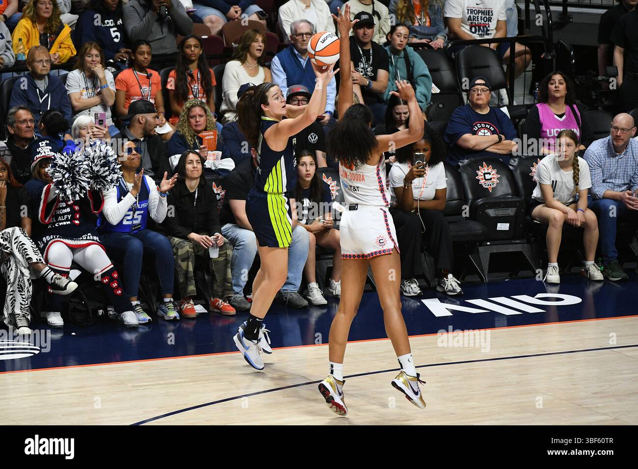 Uncasville, Connecticut, USA. 27th May, 2025. Dallas Wings forward ...