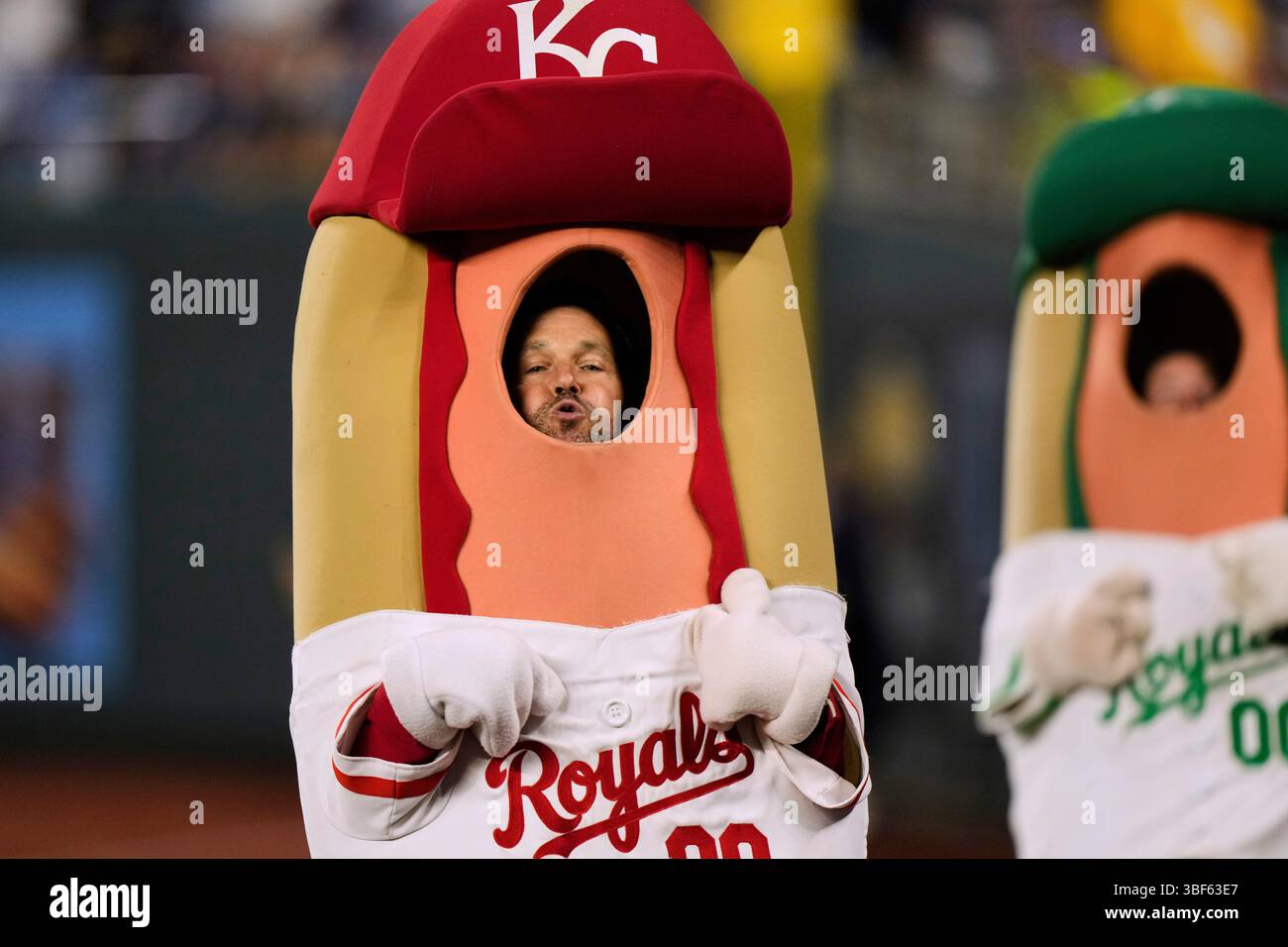 Actor Paul Rudd competes in the hot dog derby during the fifth inning ...