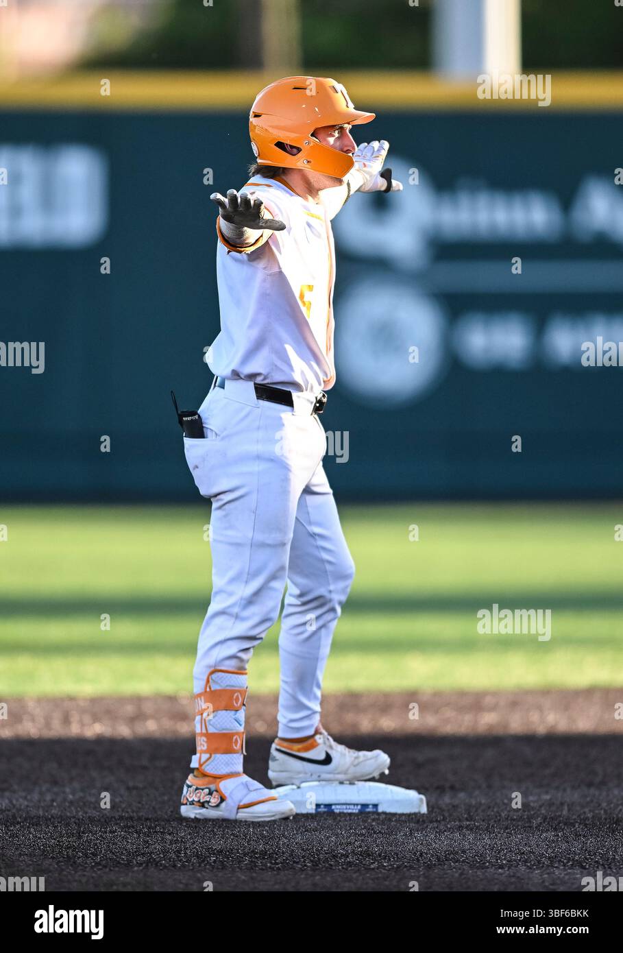 KNOXVILLE, TN - MAY 30: Tennessee Volunteers catcher Cannon Peebles (5 ...