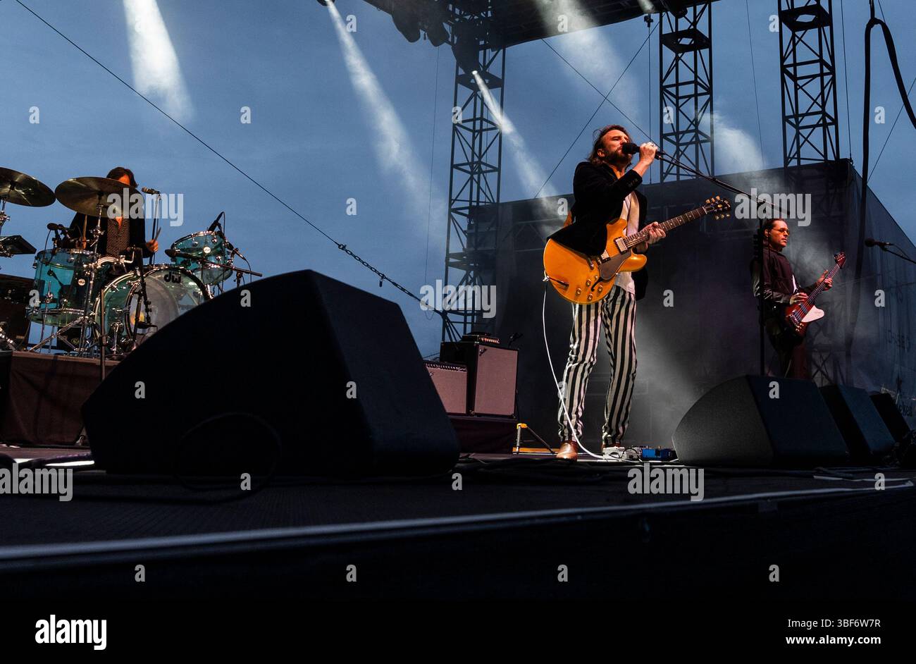 New York, NY, May 30, 2025: Australian band 'Jet' performs on stage ...