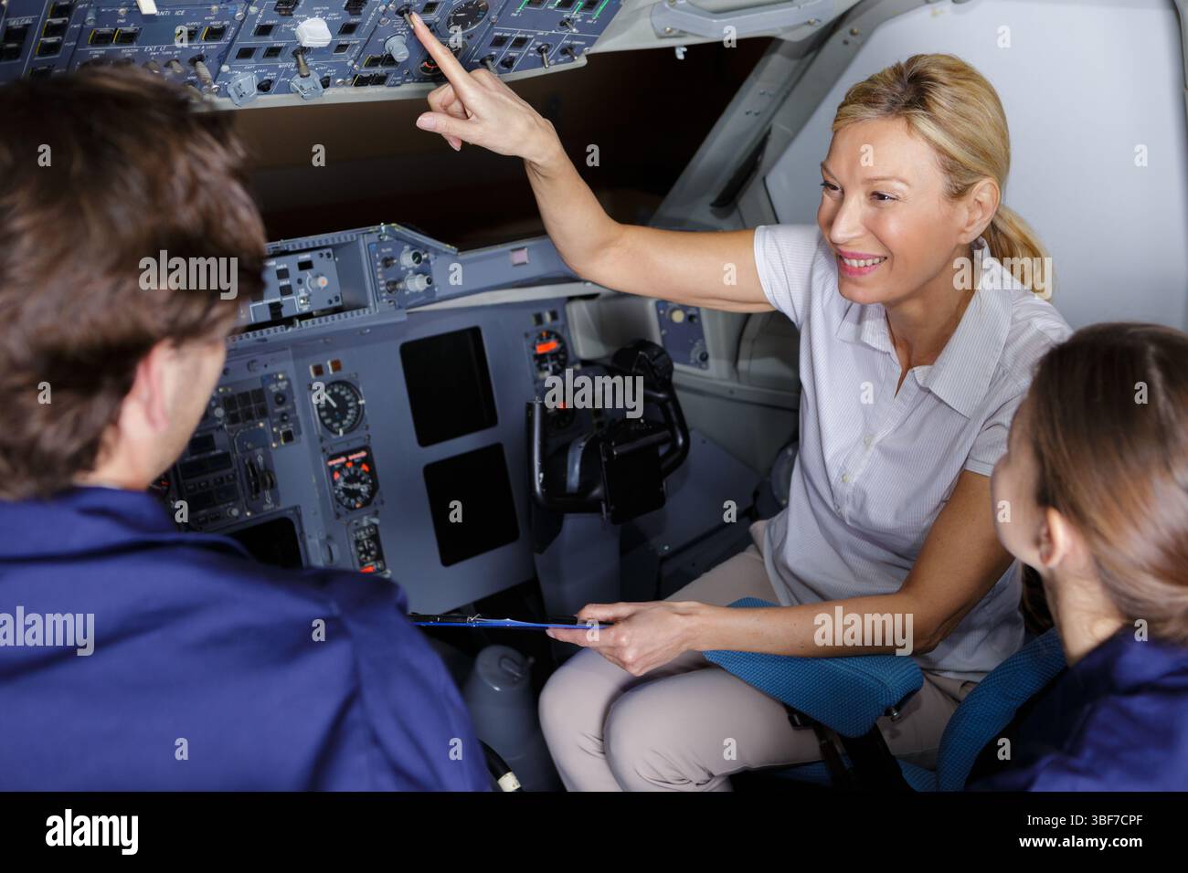 Student officer aviation training hi-res stock photography and images ...