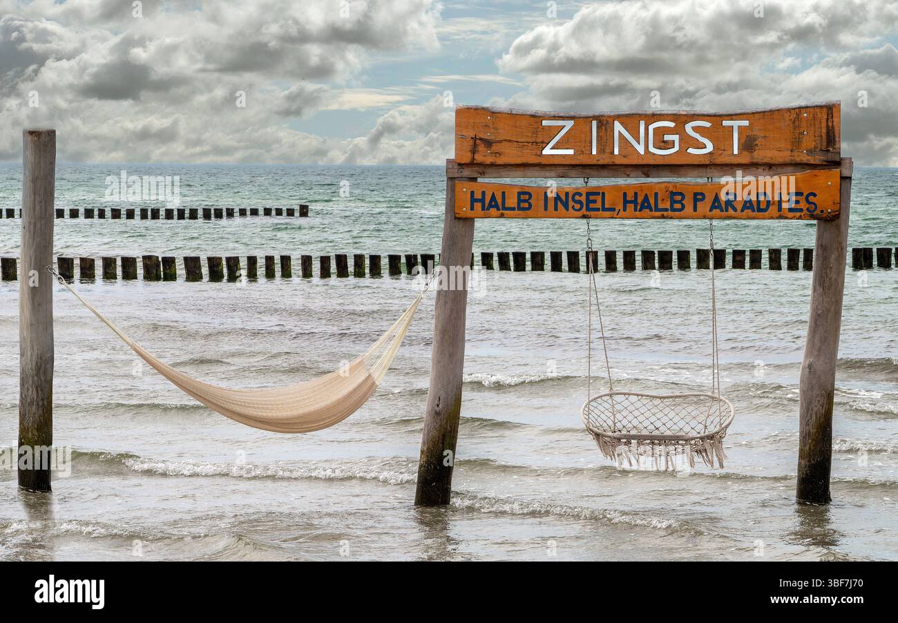 RECORD DATE NOT STATED Zingst. Halb Insel, halb Paradies - 30.05.2025: Am Strand von Zingst, in ...