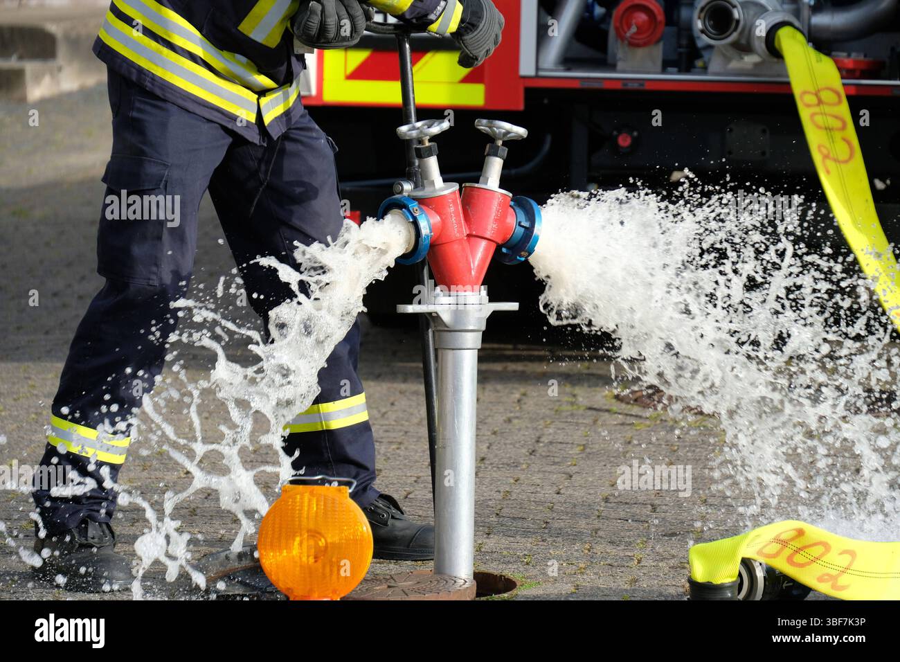 Feuerwehr-Blaulicht Feuerwehr in verschiedenen Bildern und Aktionen in ...