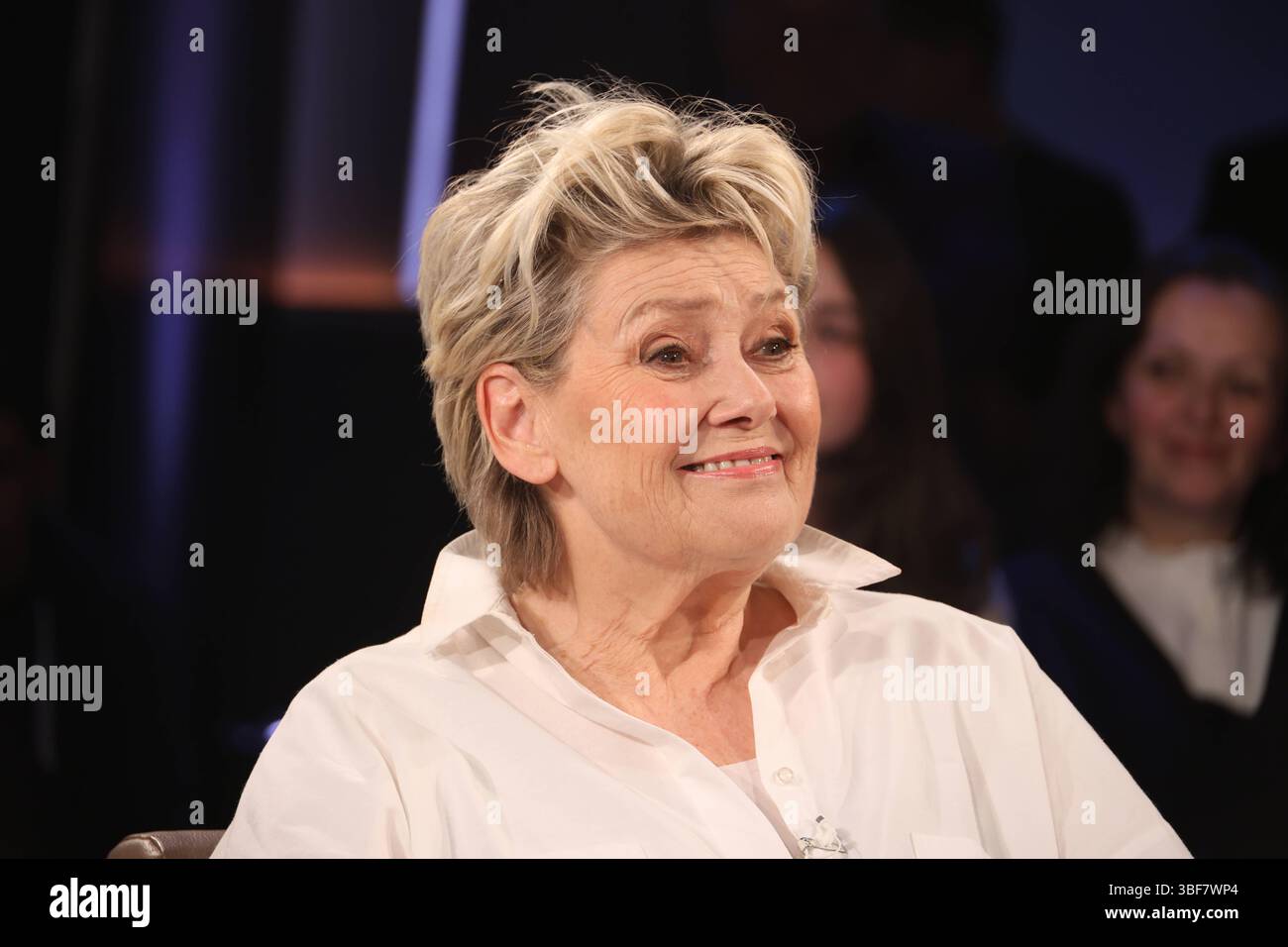 Gitte Haenning, Sängerin und Schauspielerin, zu Gast in der NDR Talk Show, Fototermin am 28.5. ...