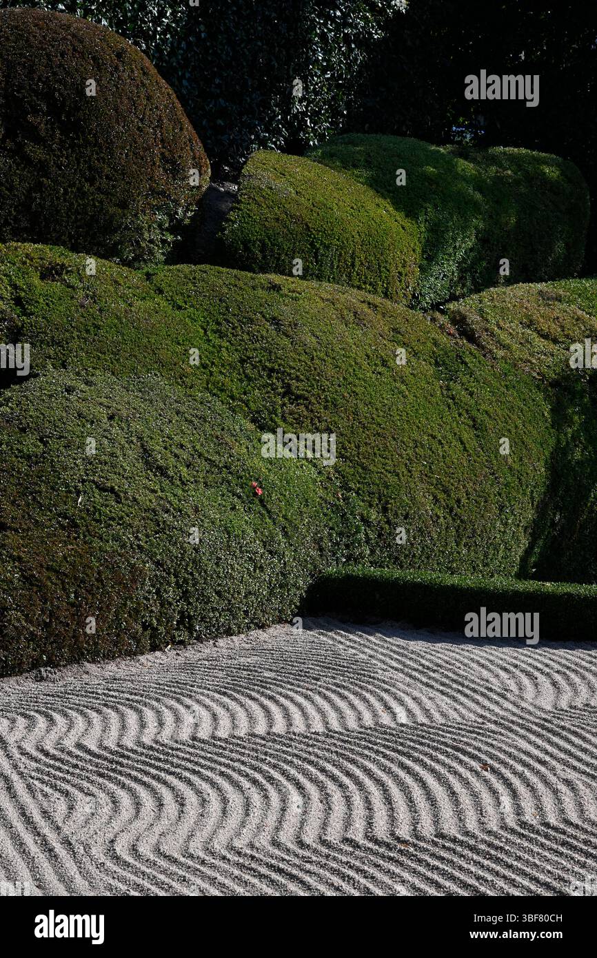 The temple and garden of Raikyu-Ji in Bichu-Takahashi,Japan Stock Photo ...