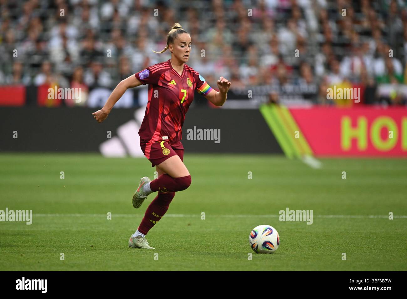 Giulia GWINN (GER) action, individual action, UEFA Women's Nations ...