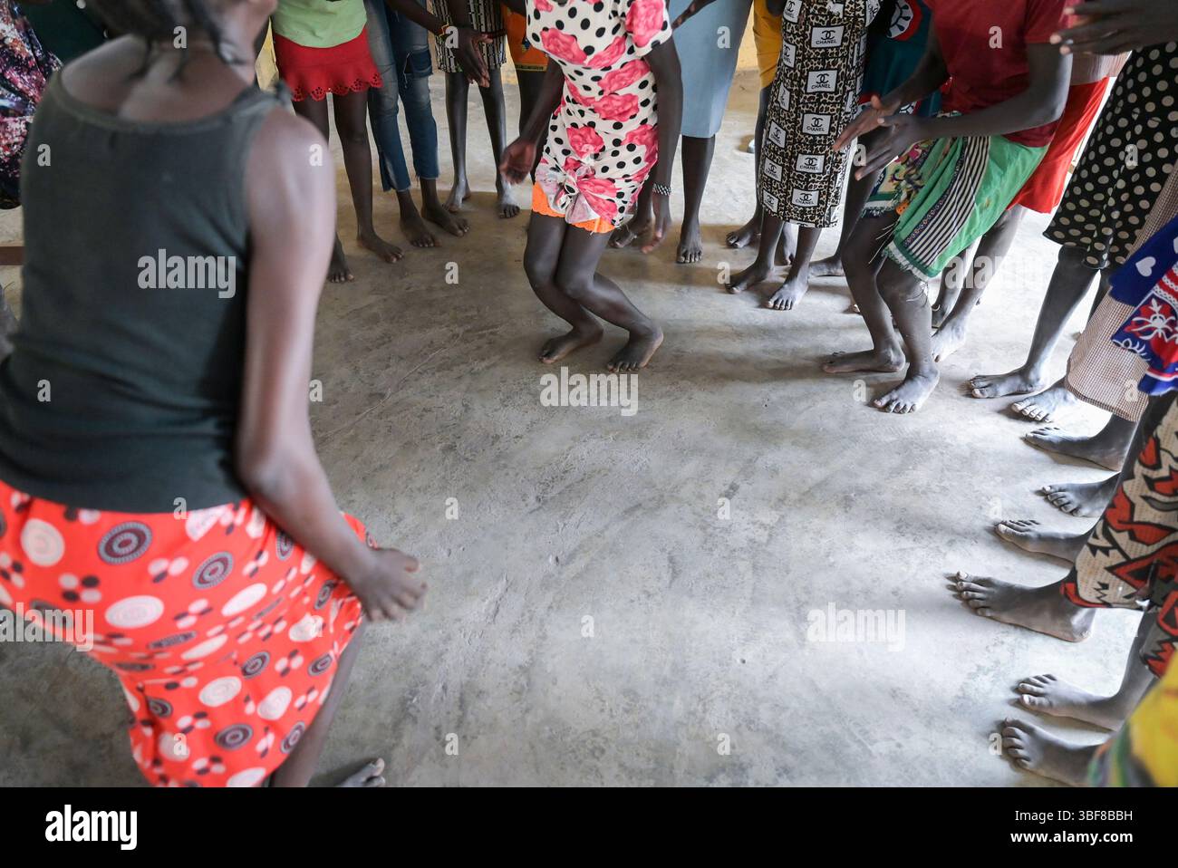South sudan rumbek dinka women hi-res stock photography and images - Alamy