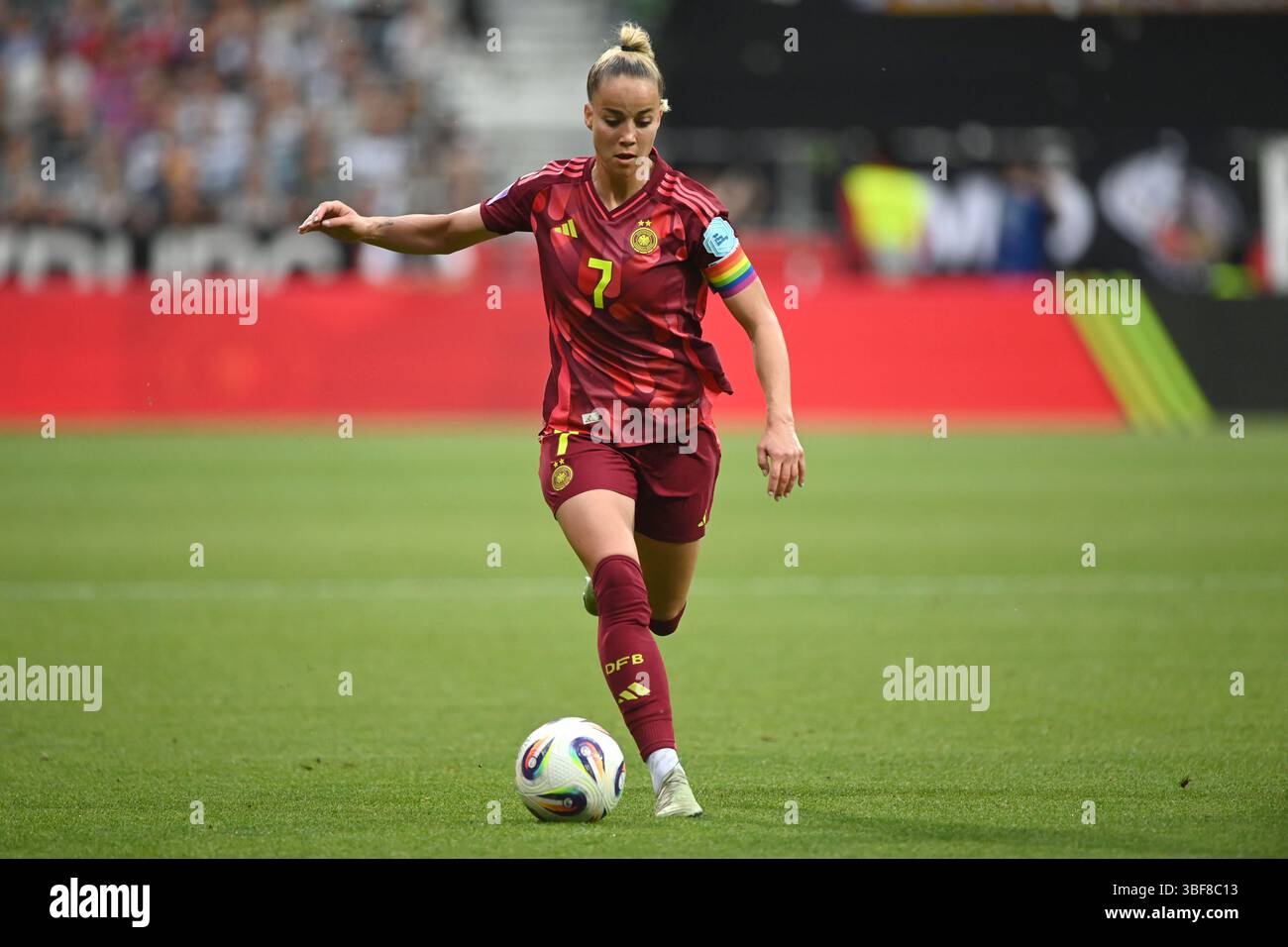 Giulia GWINN (GER) action, individual action, UEFA Women's Nations ...