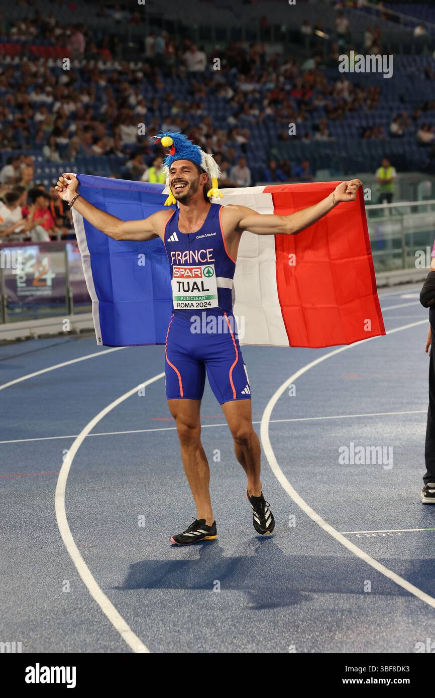 Gabriel TUAL (1st) France celebrating winning the 800m at the European ...