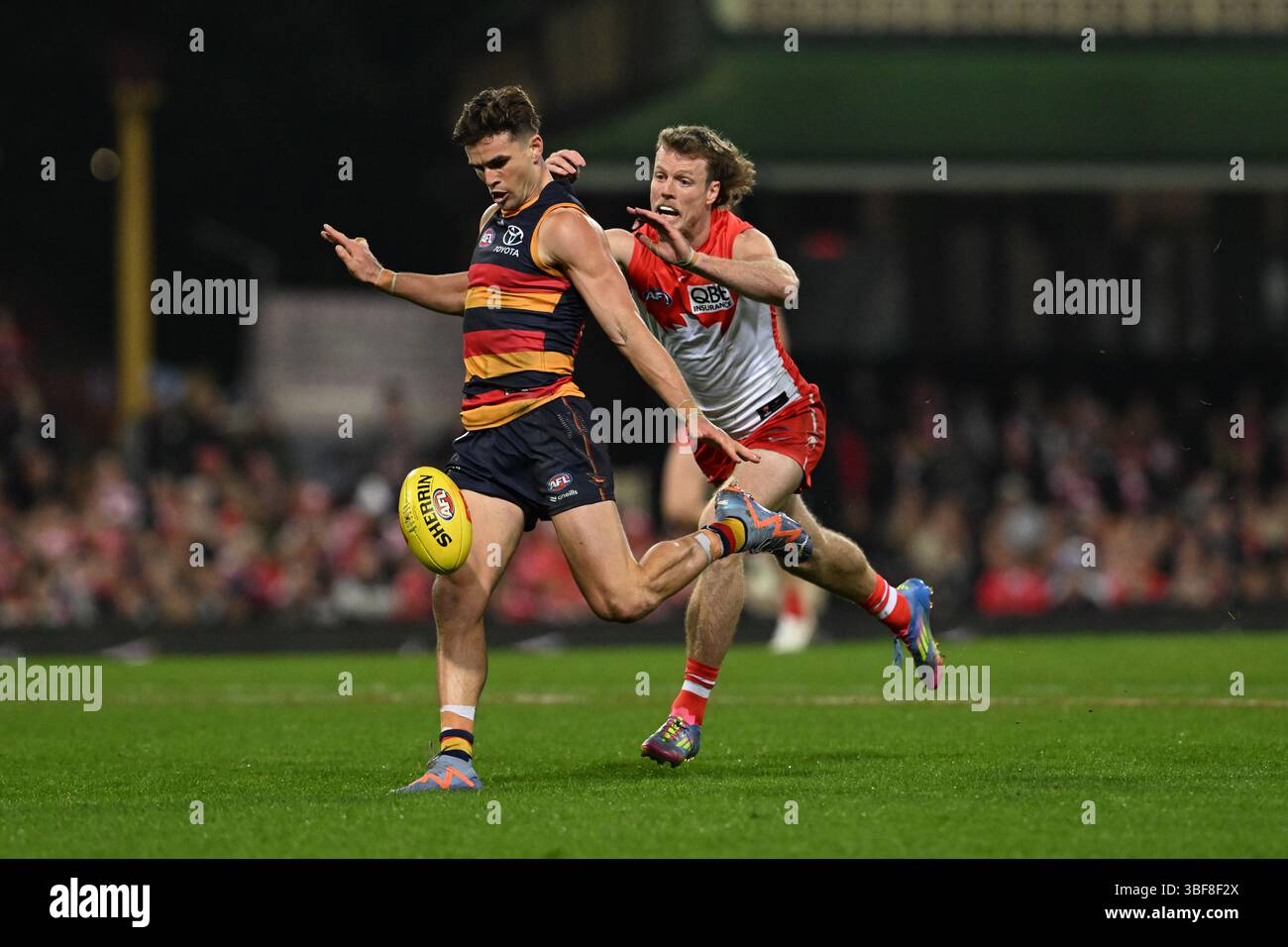Sydney, Australia. 31st May, 2025. Ben Keays of the Crows kicks a goal ...