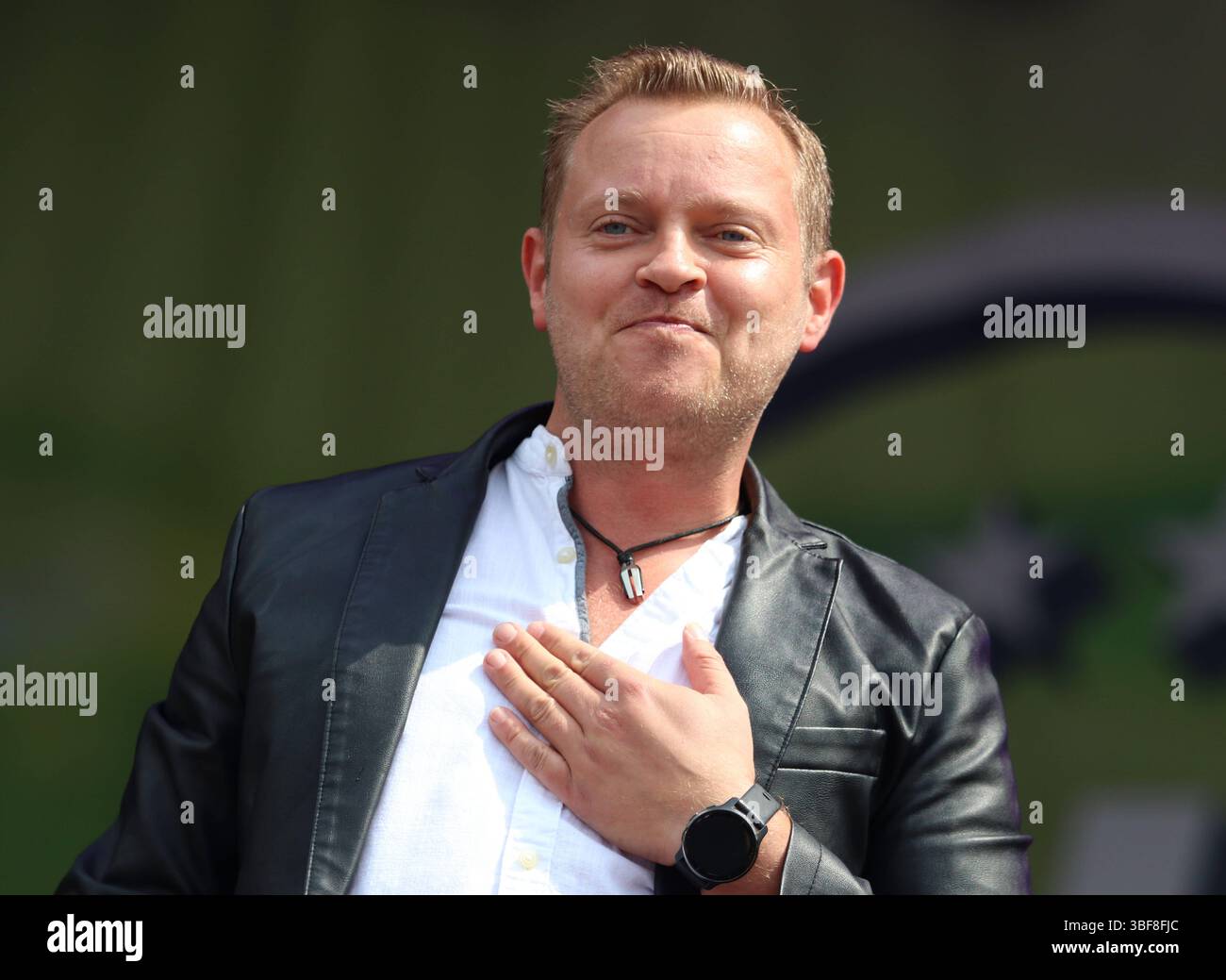 Schlagersänger Frank Lukas Auftritt beim SchlagerOlymp am 31.05.2025 in Berlin *** Pop singer ...