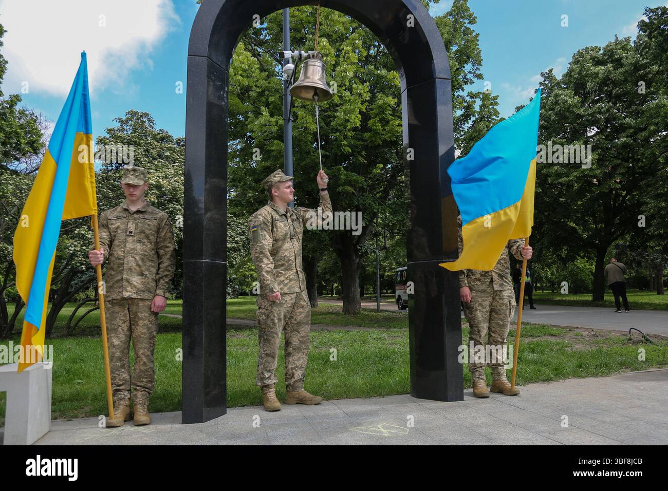 Cadets of the Military Academy hold the Ukrainian flag during the ...