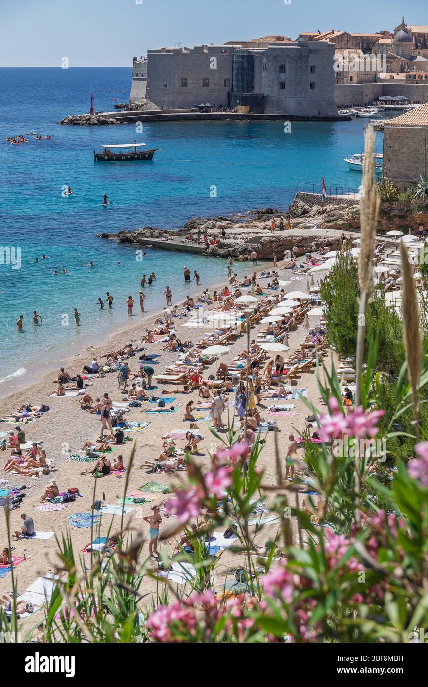 Dubrovnik, Croatia. 31st May, 2025. Tourists enjoy warm weather at ...
