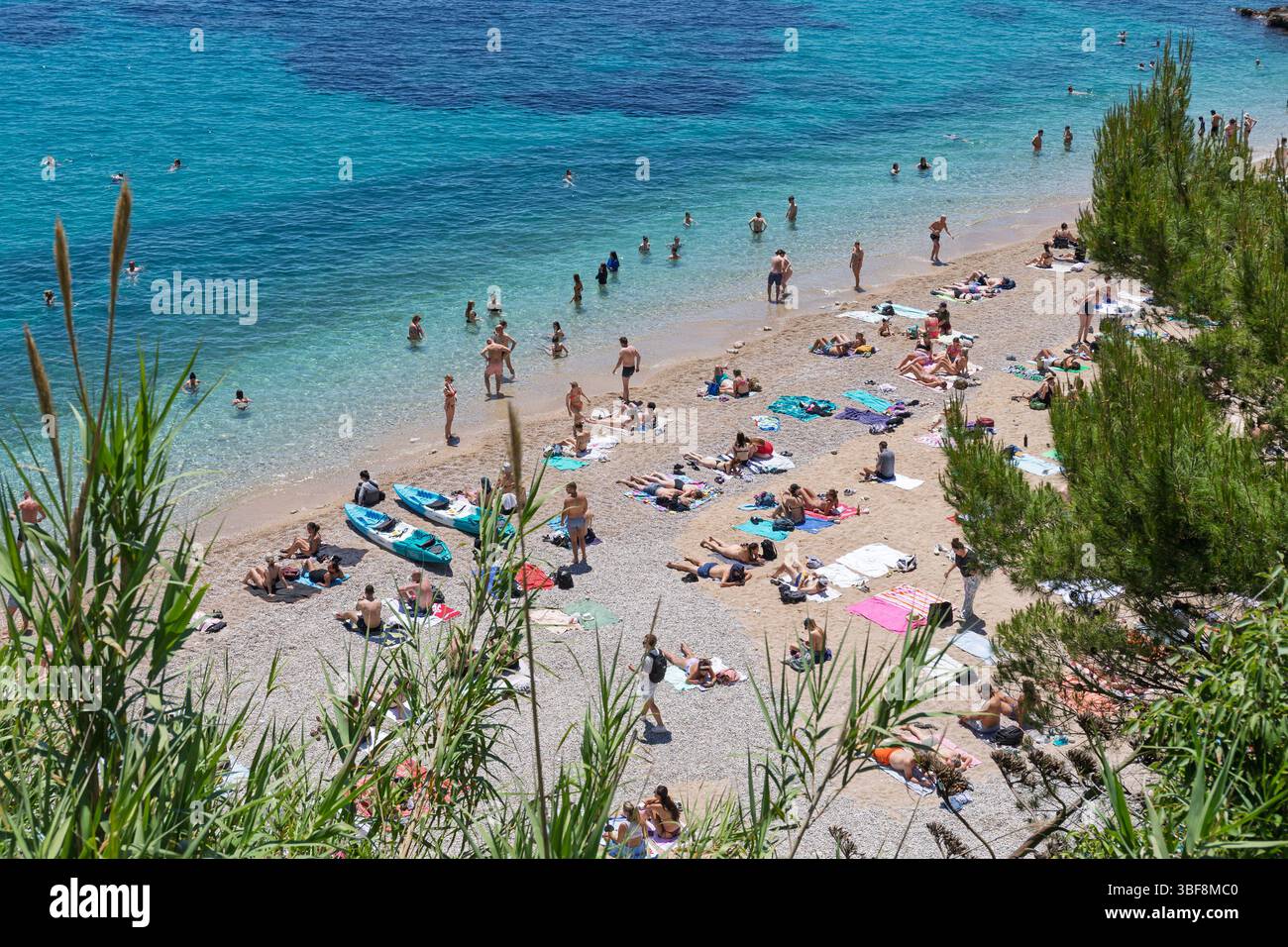 Dubrovnik, Croatia. 31st May, 2025. Tourists enjoy warm weather at ...