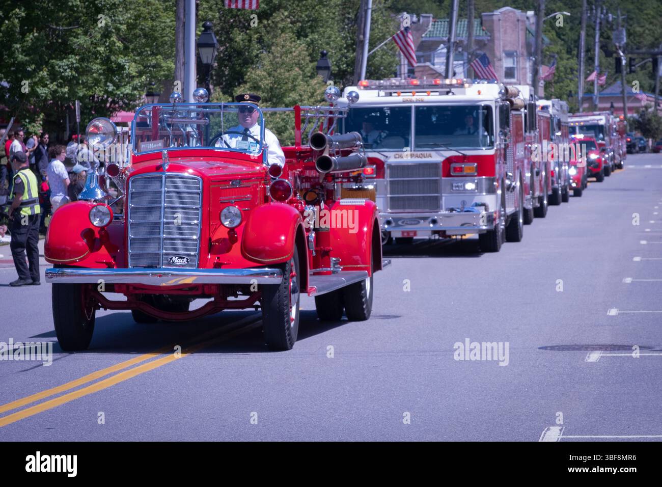 A vintage fire engine near the beginning of the 2025 Chappaqua Memorial ...