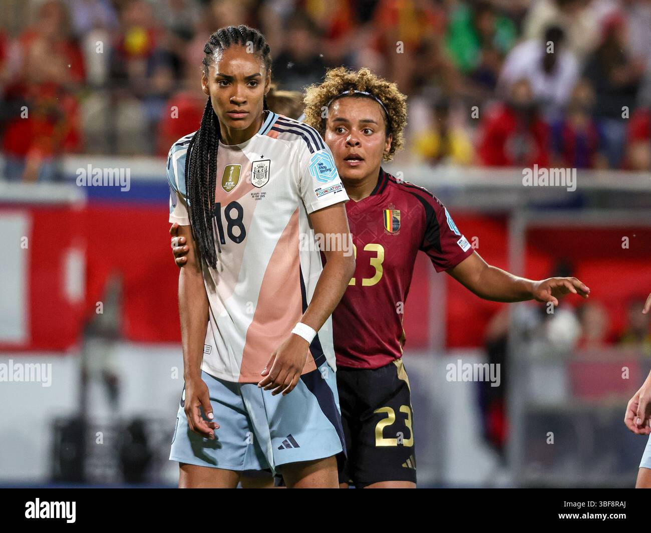 Salma Paralluelo (18) of Spain and Kassandra Missipo (23) of Belgium ...