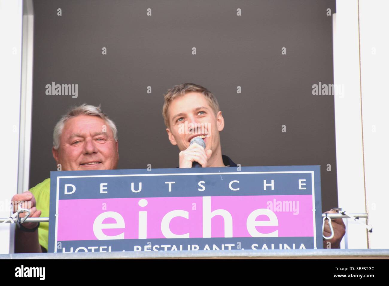 Dietmar Holzapfel Deutsche Eiche Inhaber Wirt Organistor Dominik Krause ...