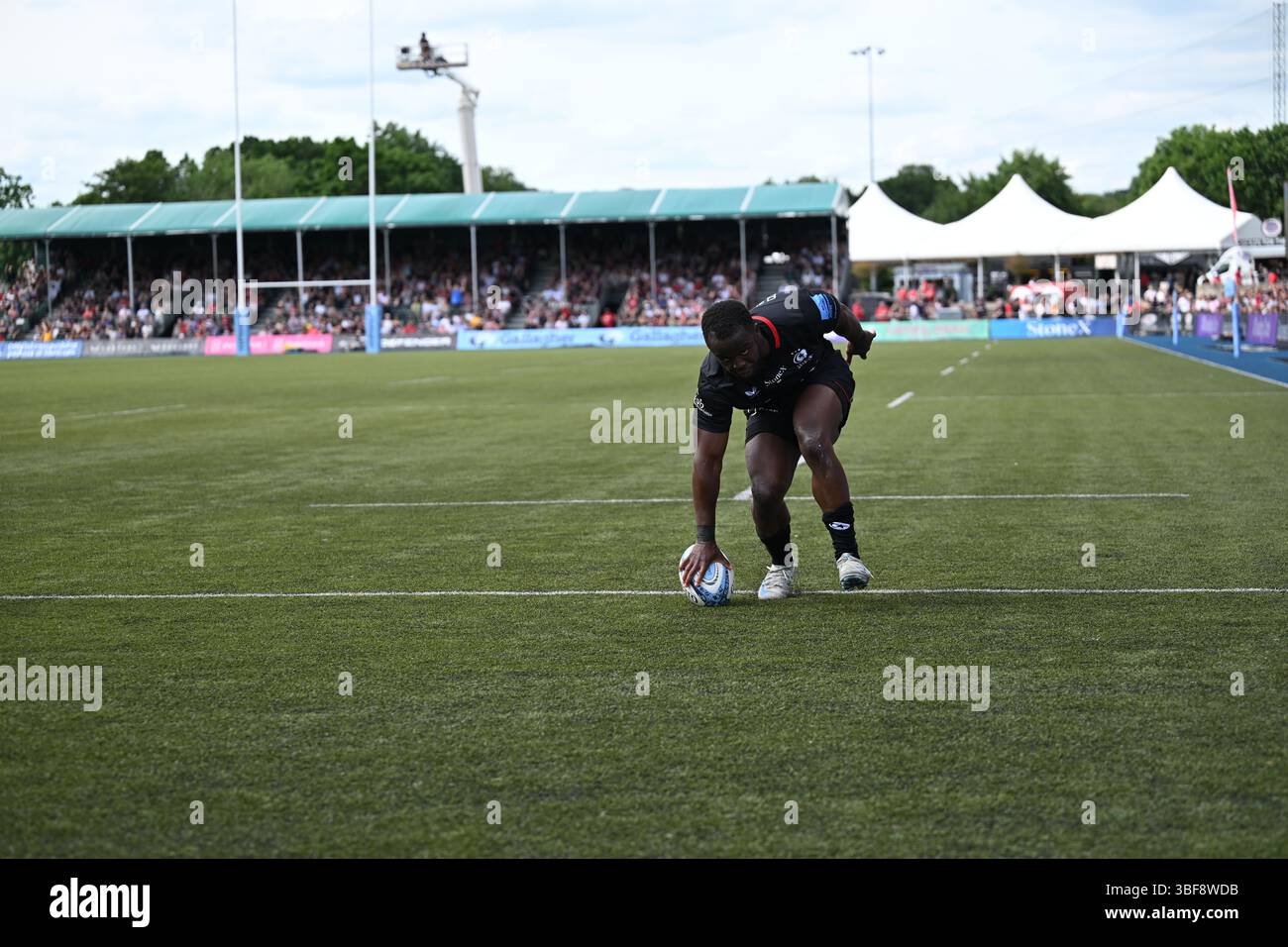 London, UK. 31st May, 2025. Rotimi Segun of Saracens runs in Saracens ...