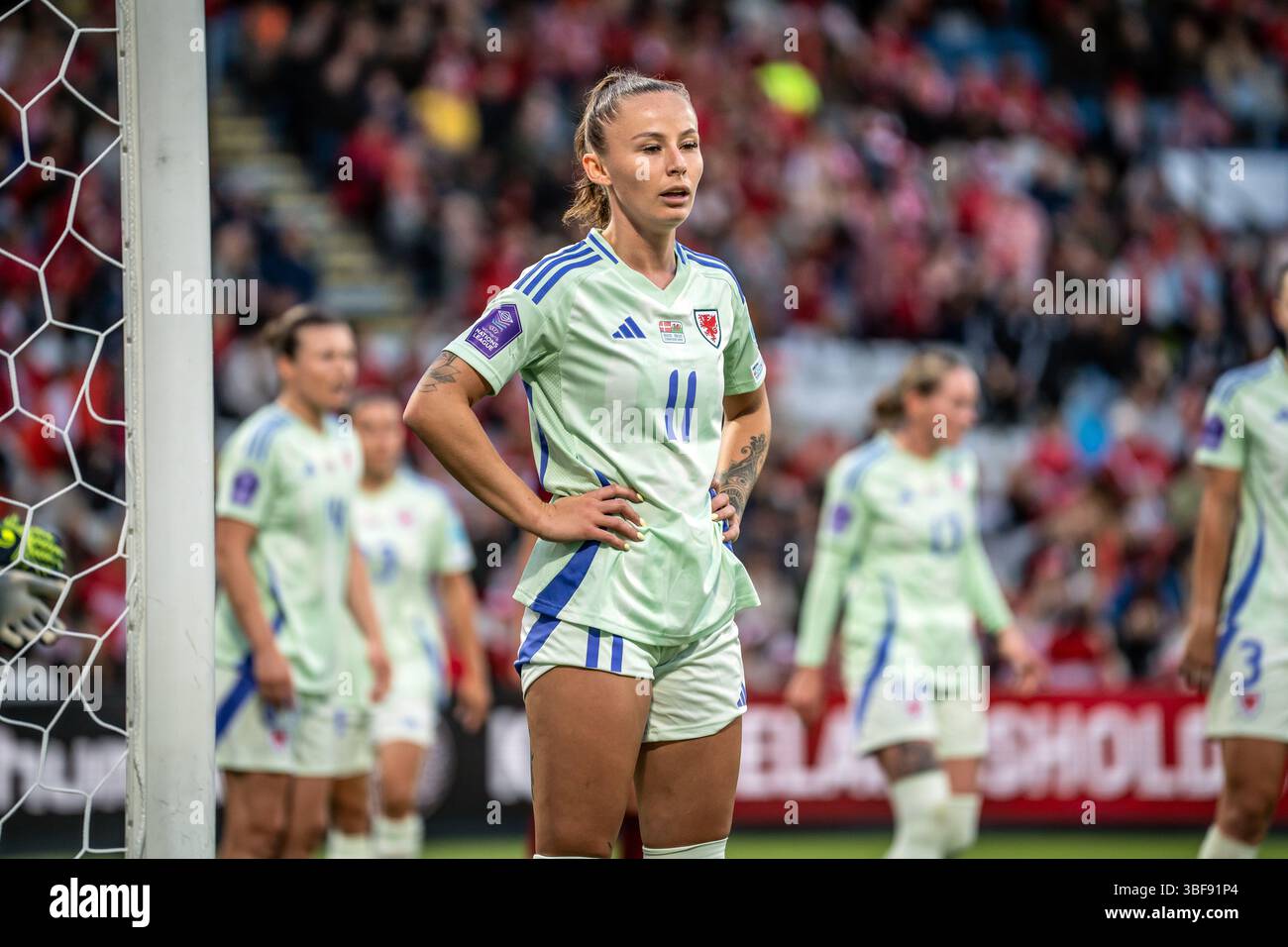 Hannah cain hi-res stock photography and images - Alamy