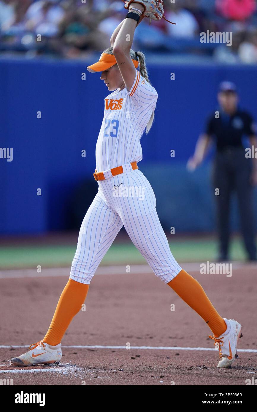 Tennessee starting pitcher/relief pitcher Karlyn Pickens (23) during an ...