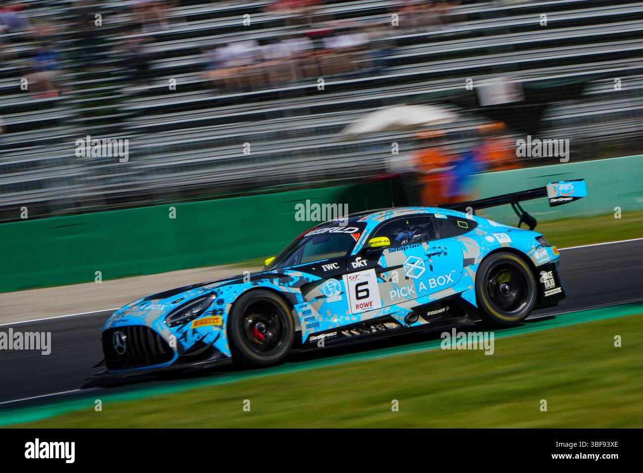 Tanart SATHIENTHIRAKUL, Aaron WALKER and Colin CARESANI driving the (#6 ...