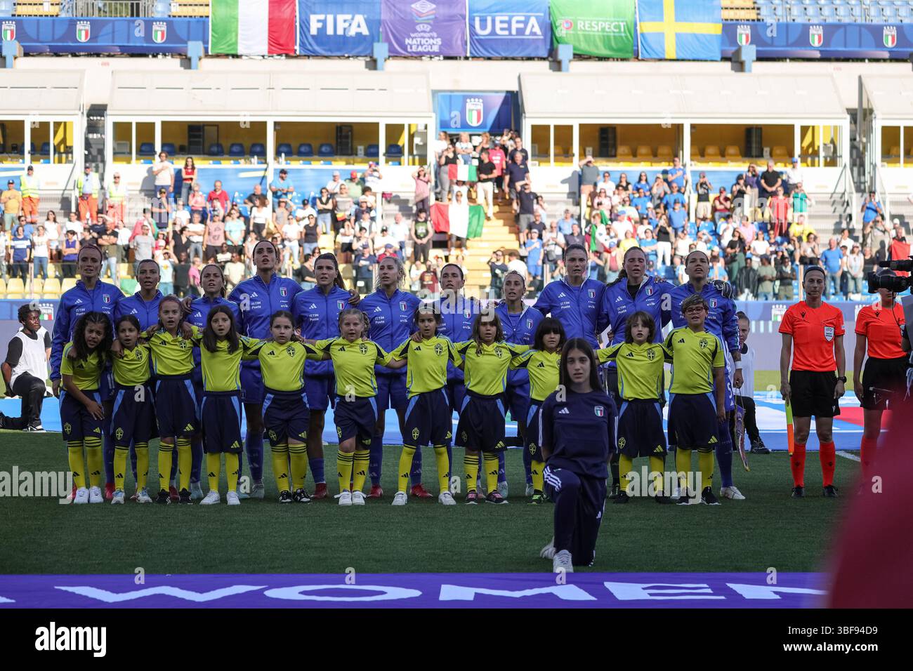 Italy team line-up during the national anthem during UEFA Women's ...