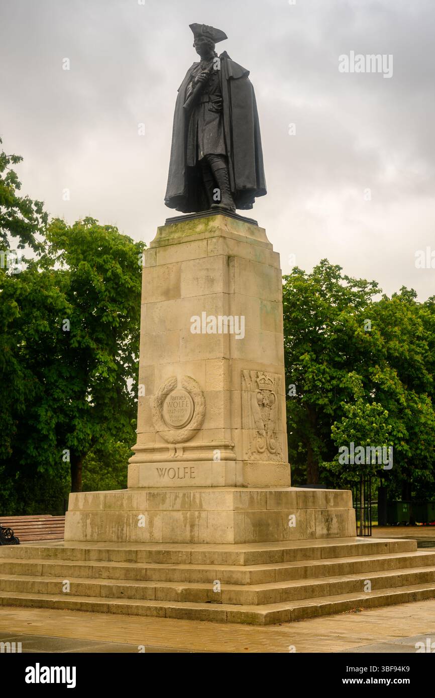 The James Wolfe statue at the Royal Observatory Greenwich, London ...