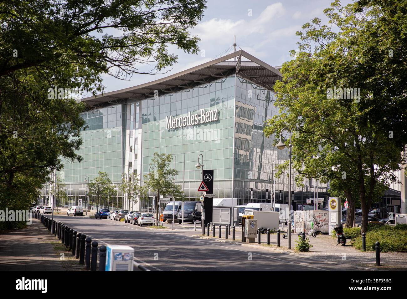Berlin, Germany. 31st May, 2025. The Mercedes-Welt dealership at ...