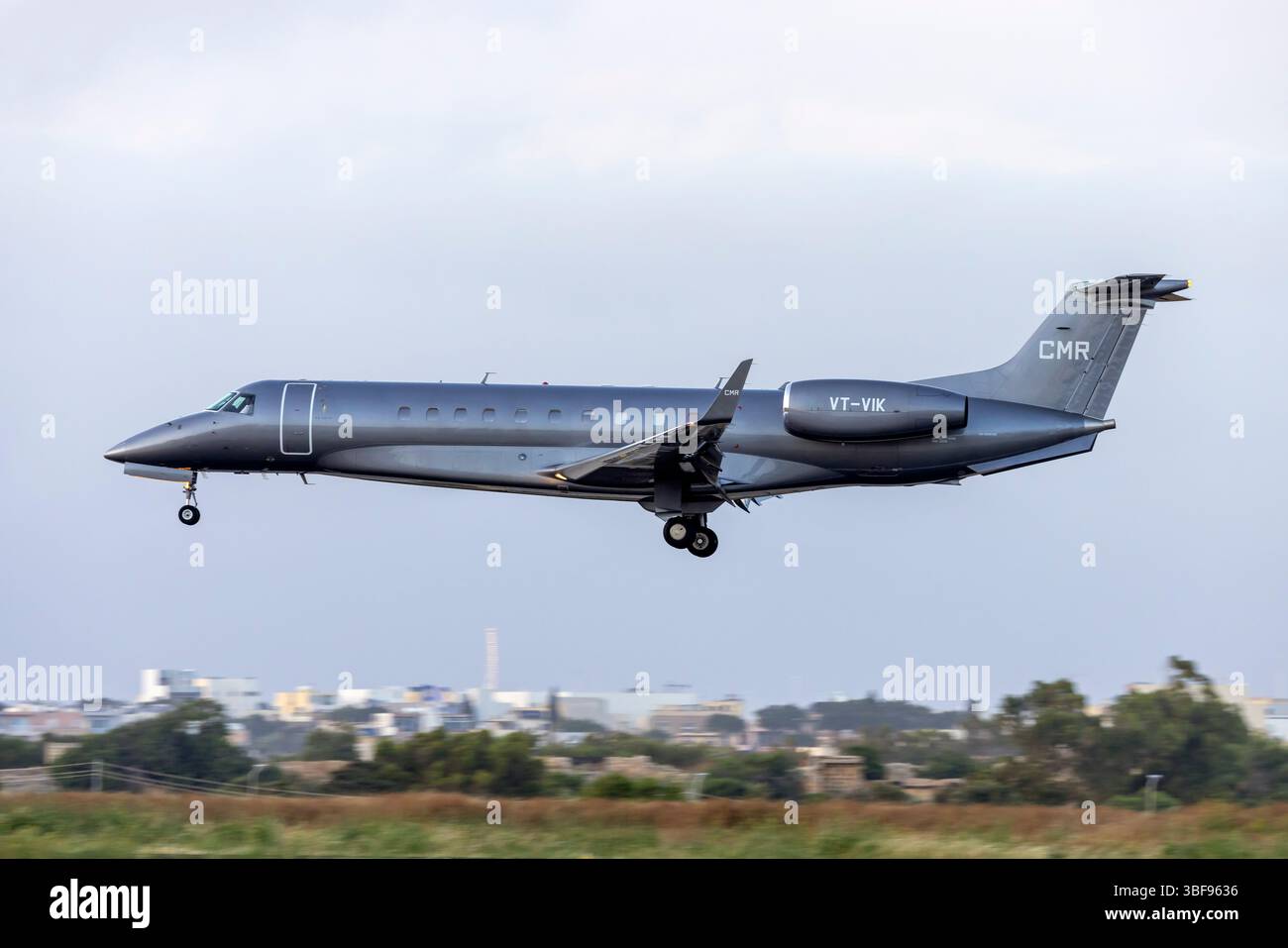 Rithwik Aviation Embraer EMB-135BJ Legacy 600 (REG: VT-VIK) landing in ...