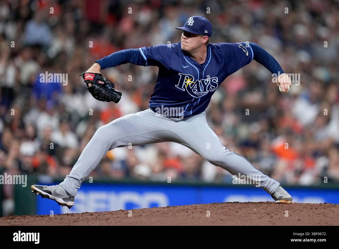 Tampa Bay Rays relief pitcher Garrett Cleavinger throws against the ...