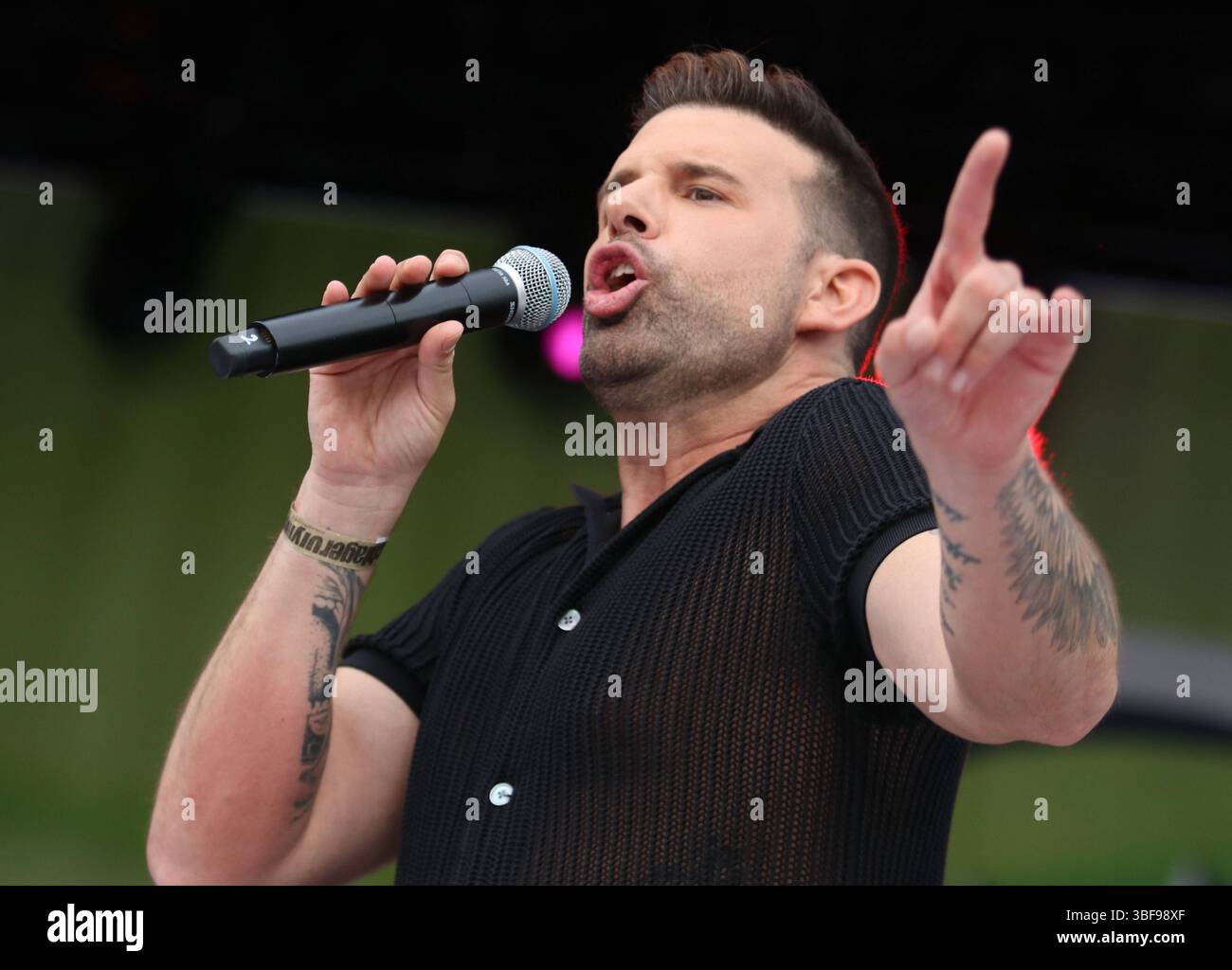 Sänger Jay Khan Auftritt beim SchlagerOlymp am 31.05.2025 in Berlin ...