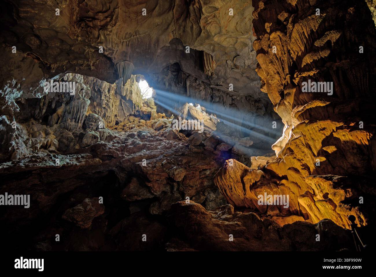 Dau Go cave, HaLong Bay, Vietnam. Dau Go Cave, located in HaLong Bay ...