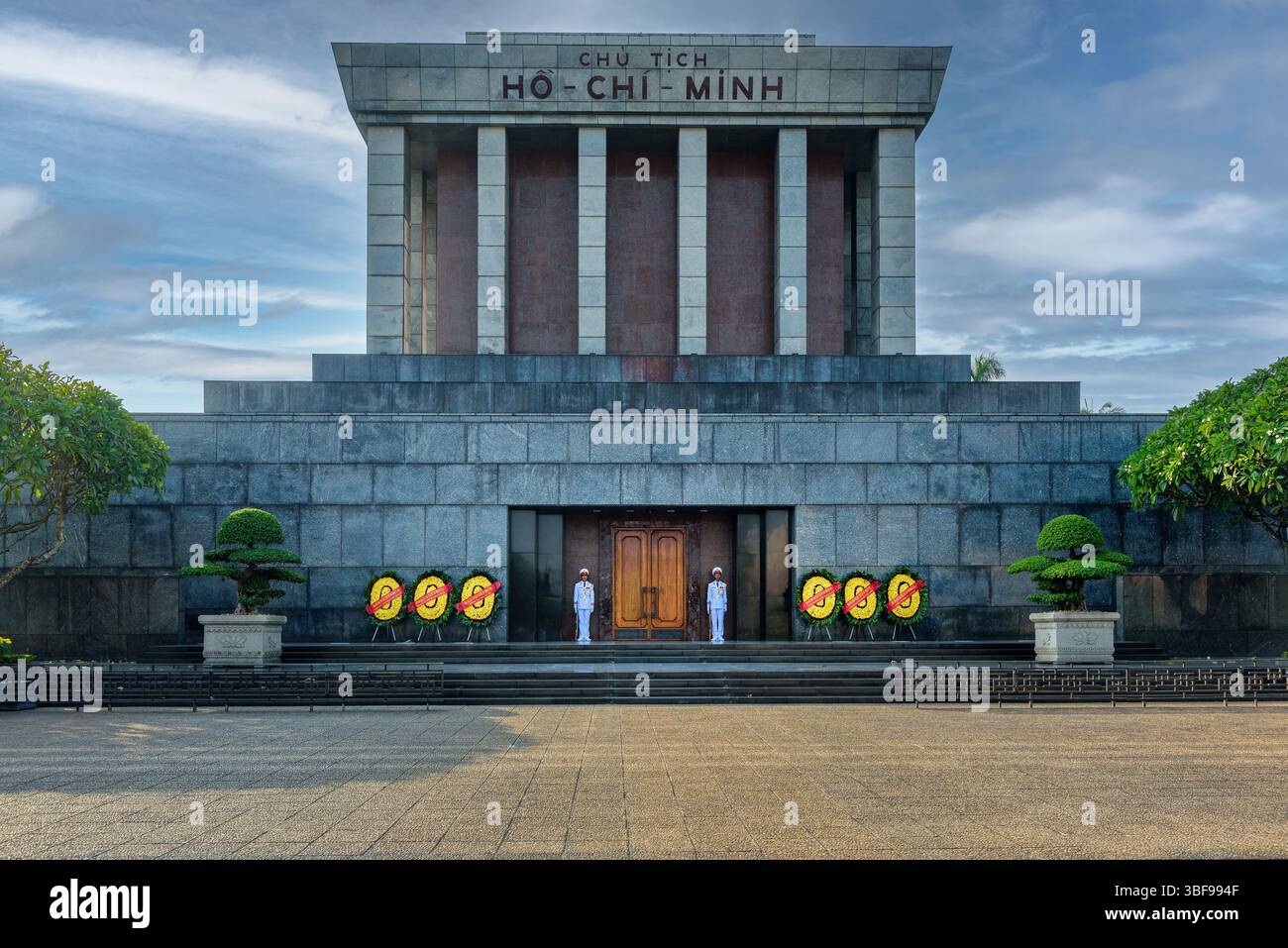 H? Ch’ Minh's Mausoleum, Hanoi, Vietnam. The H? Ch’ Minh Mausoleum in Hanoi, Vietnam, is a ...