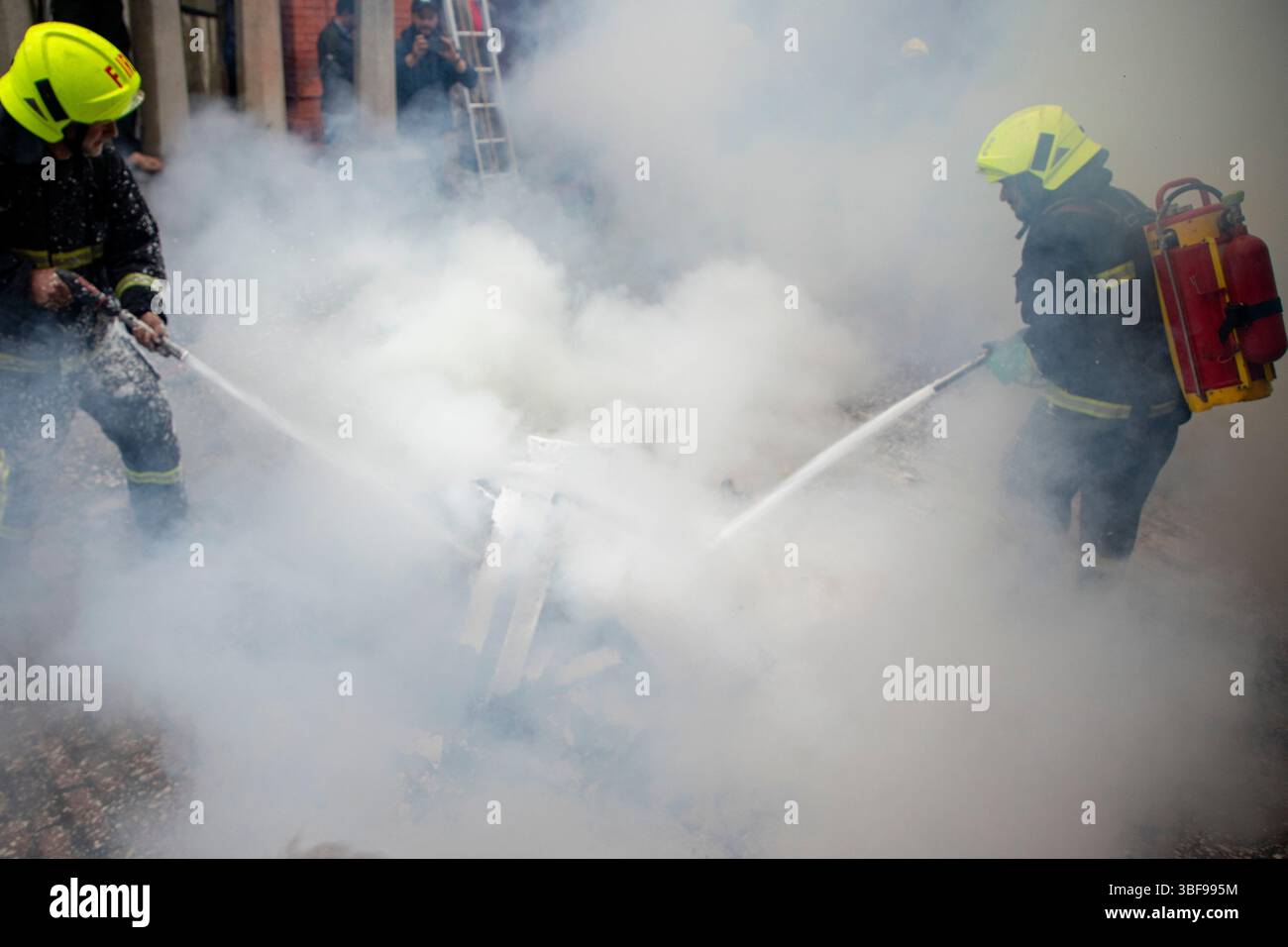 Large scale mobilization hi-res stock photography and images - Alamy