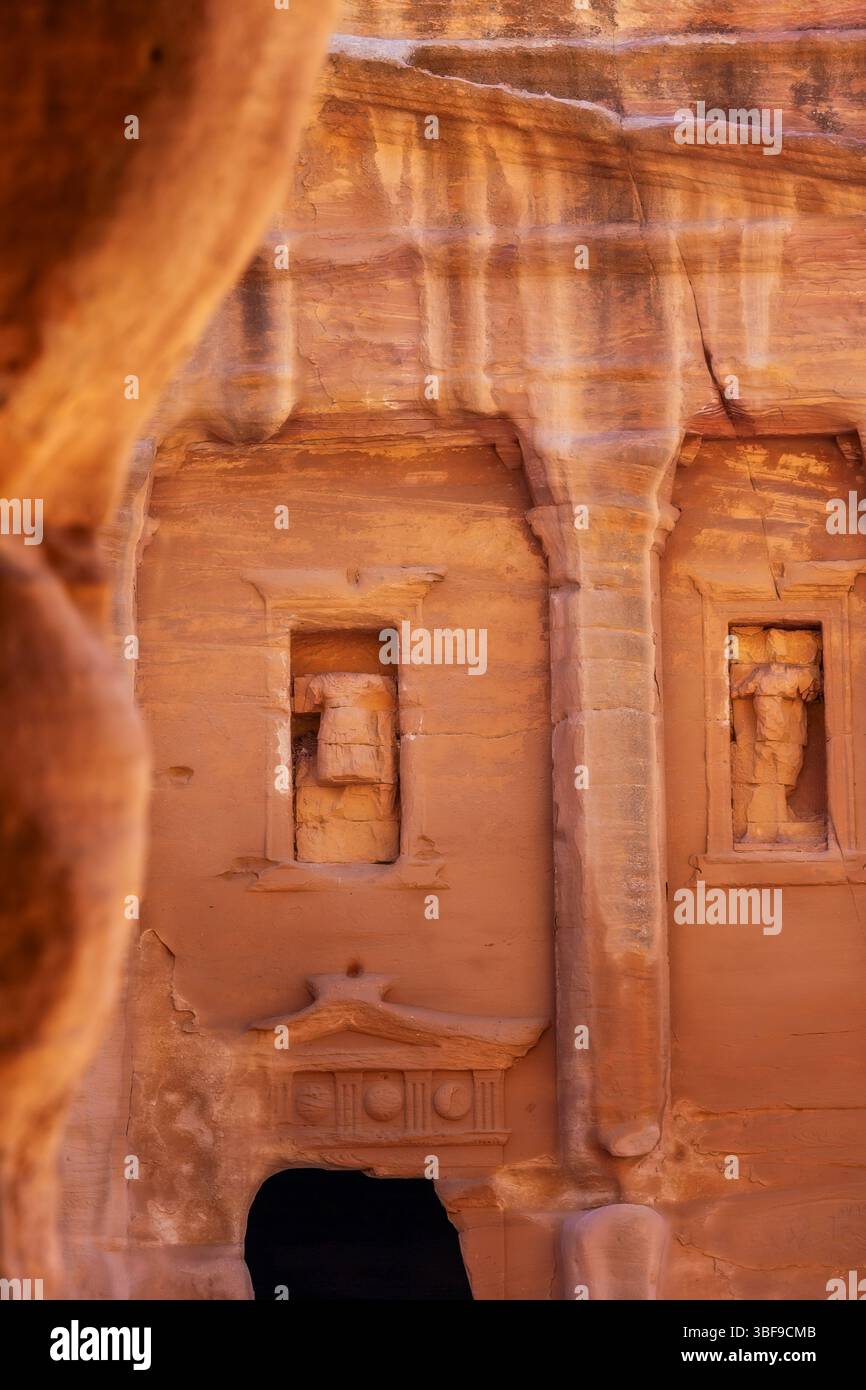 Tomb of the Roman Soldier in Petra, Jordan Stock Photo - Alamy