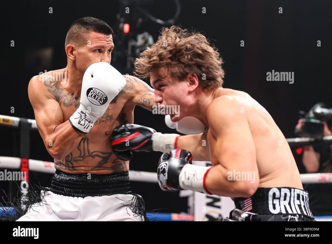 May 30, 2025: (L-R) Super Welterweight Edgar Gutierrez punches Cayden ...