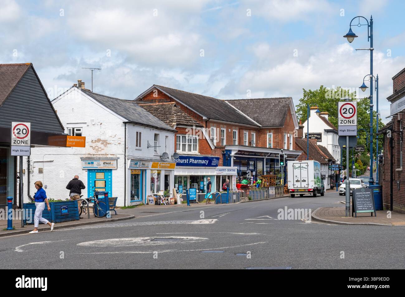 Billingshurst High Street, view of shops and businesses in the town ...