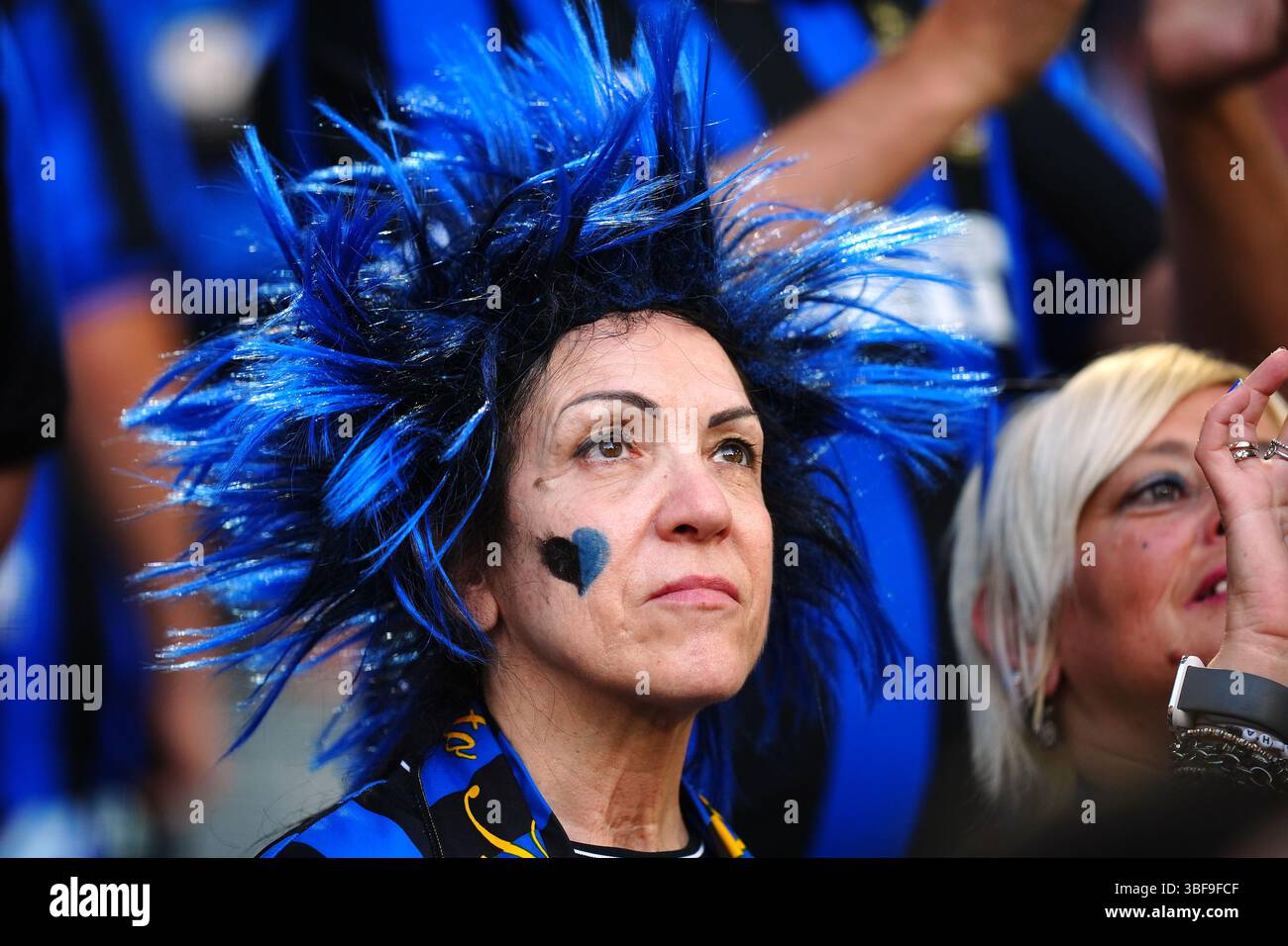 Inter Milan fans during the UEFA Champions League final at the Munich ...