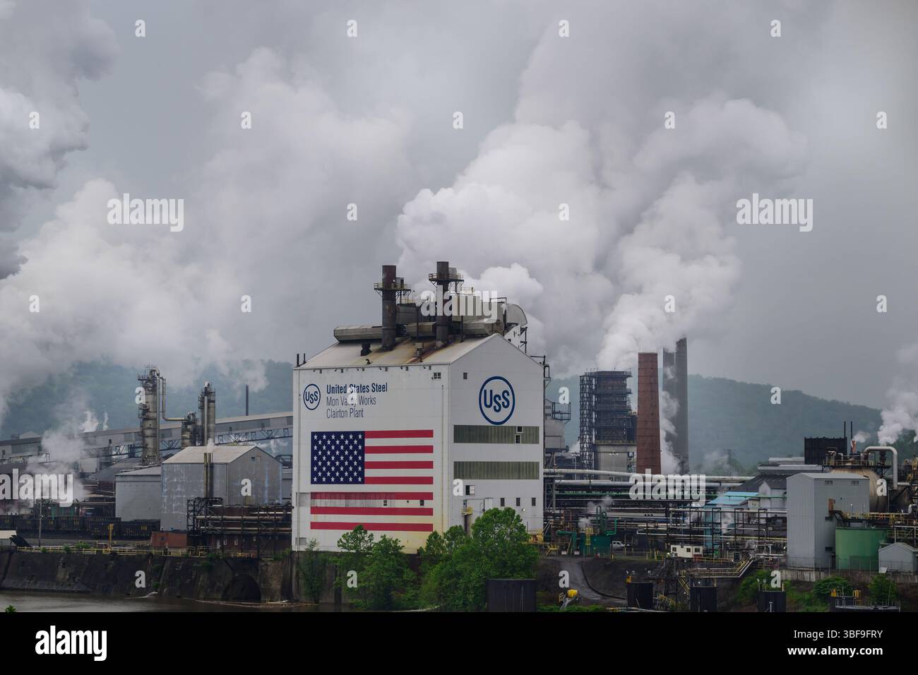 Clairton, USA. 30th May, 2025. U. S. Steel's Clairton Plant in Clairton ...