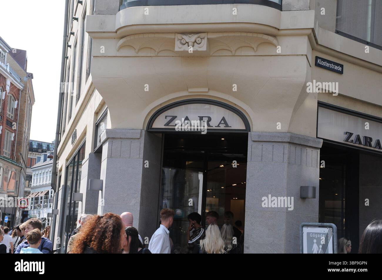 Copenhagen, Denmark /31 may 2025/Zara shopper with zara shopping bag in ...