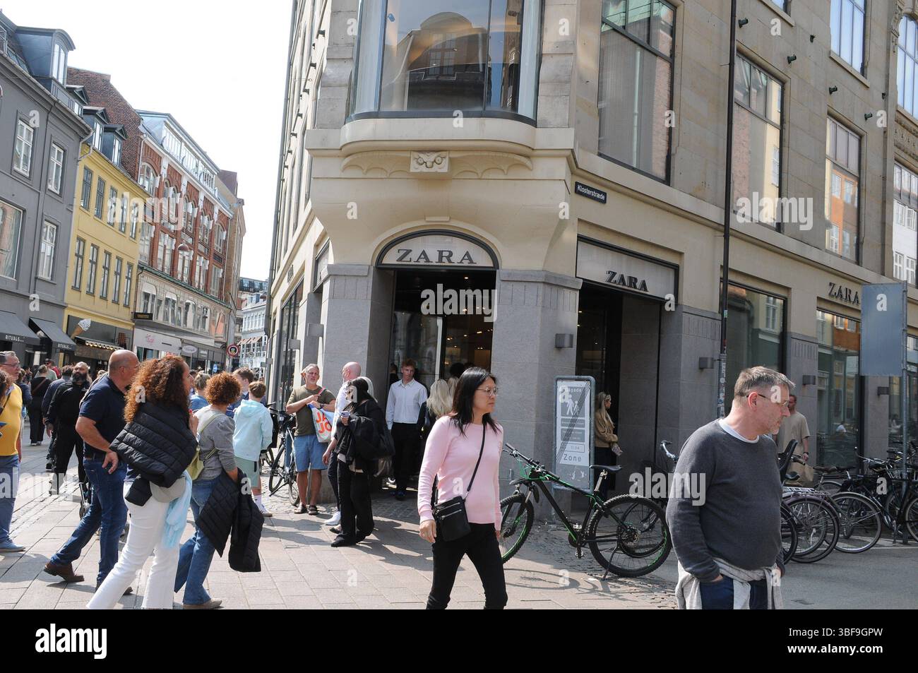 Copenhagen, Denmark /31 may 2025/Zara shopper with zara shopping bag in ...
