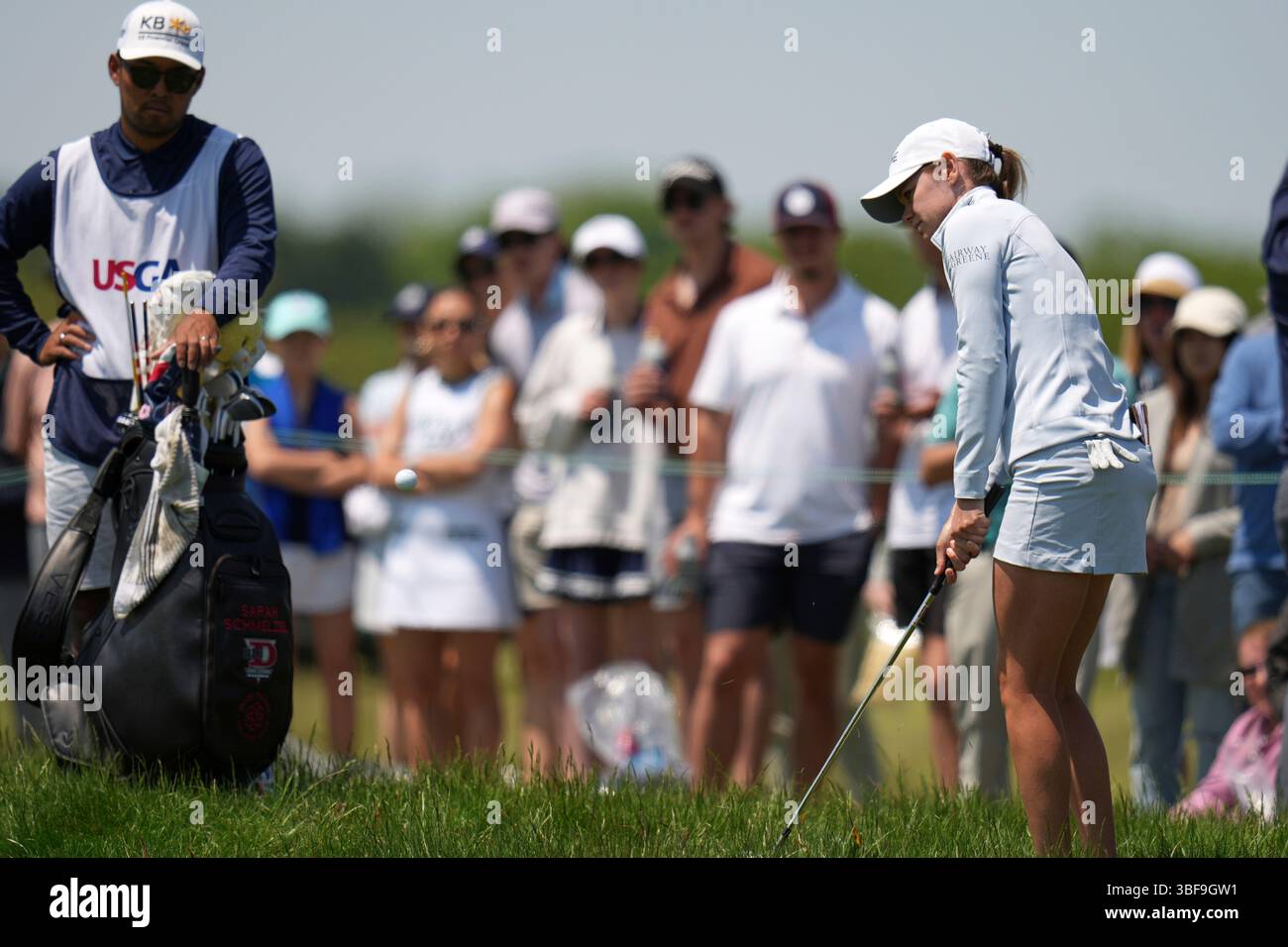Sarah Schmelzel chips to the fifth green during the third round of the ...