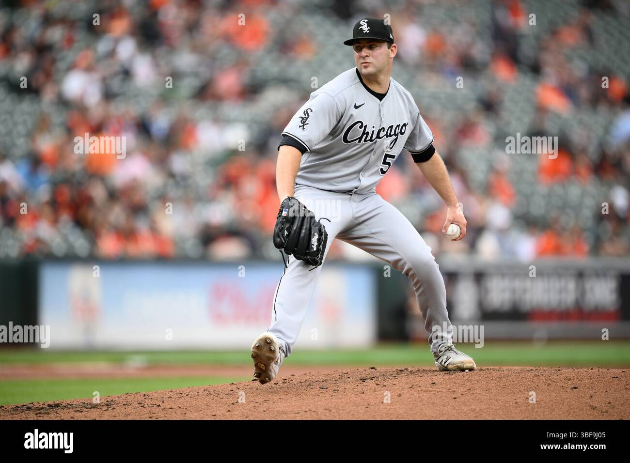 Chicago White Sox starting pitcher Jared Shuster (51) in action during ...