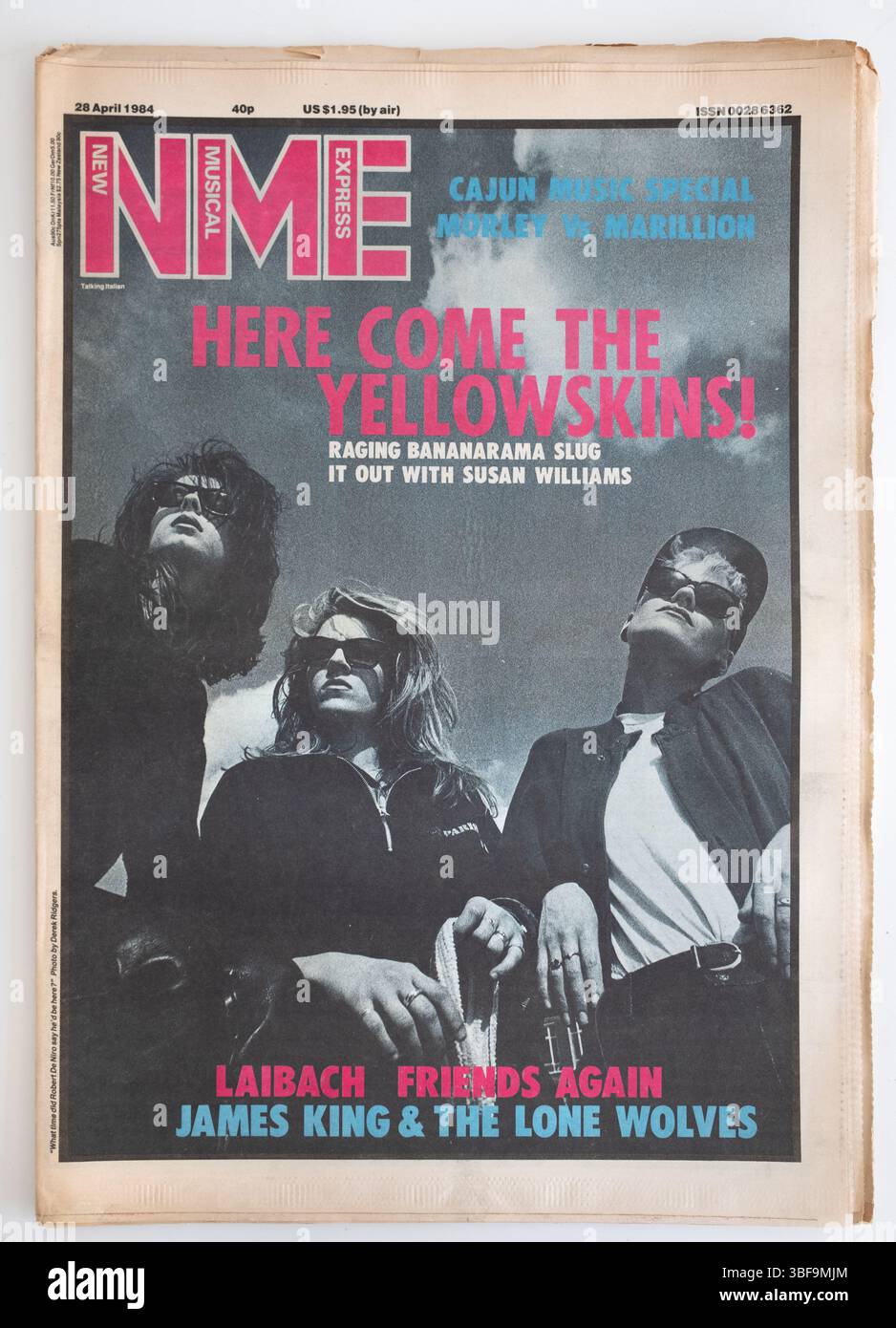 Pop music industry newspaper hi-res stock photography and images - Alamy