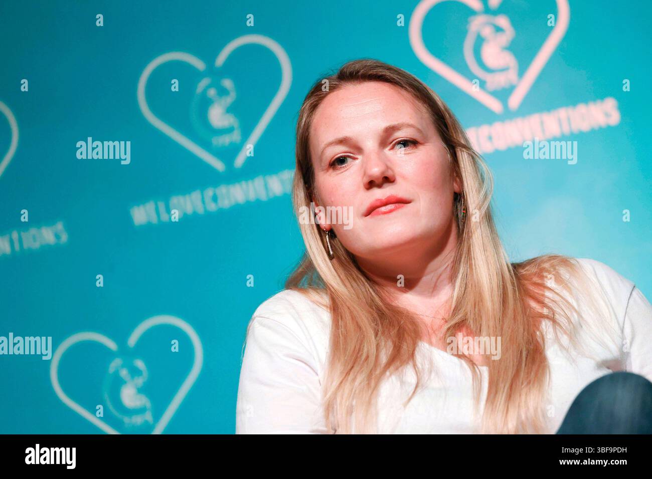 Schauspielerin Emma Bell Rolle: Amy auf der German Walker Con 2025 in ...