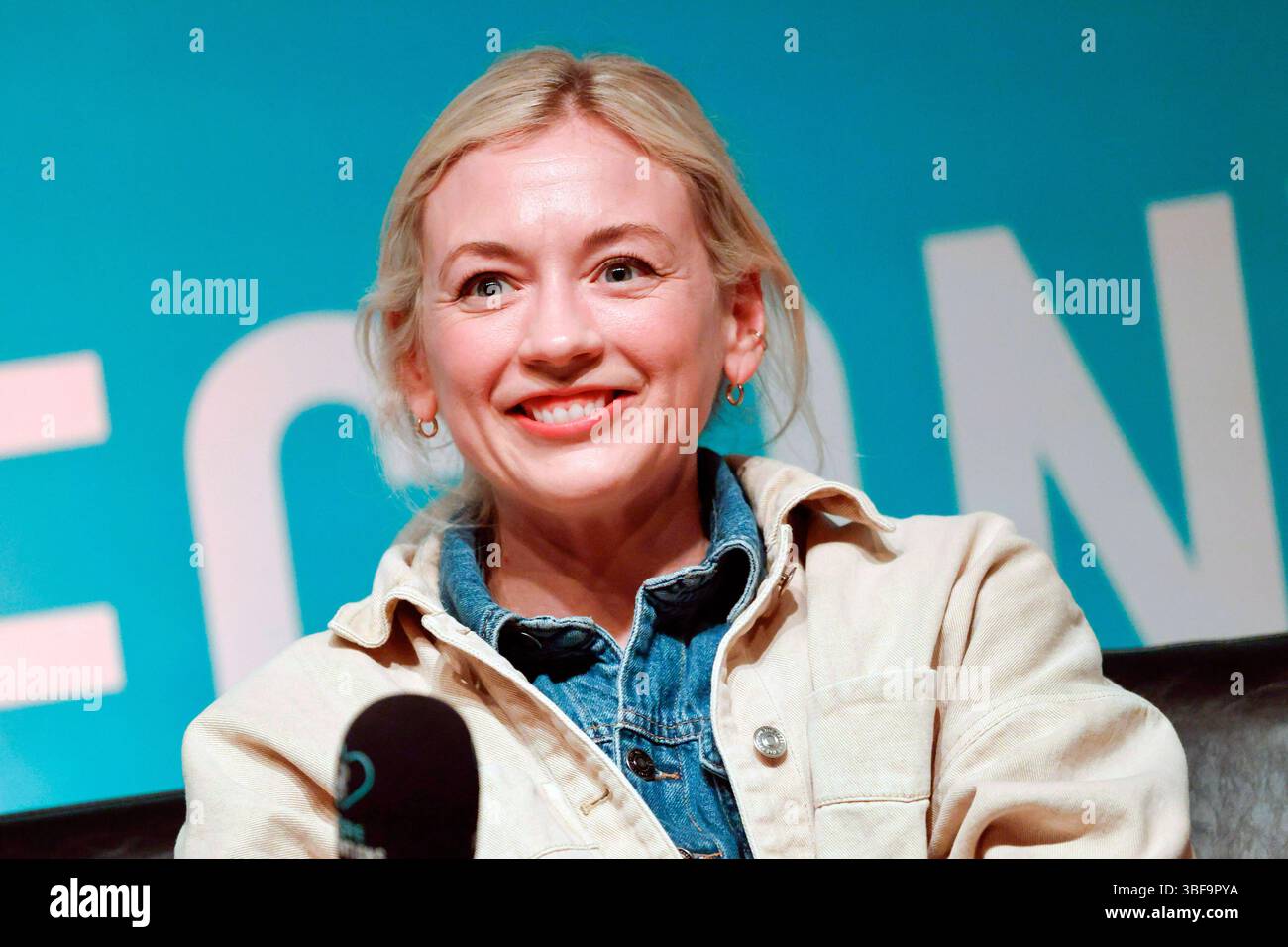 Schauspielerin Emily Kinney Rolle: Beth auf der German Walker Con 2025 ...